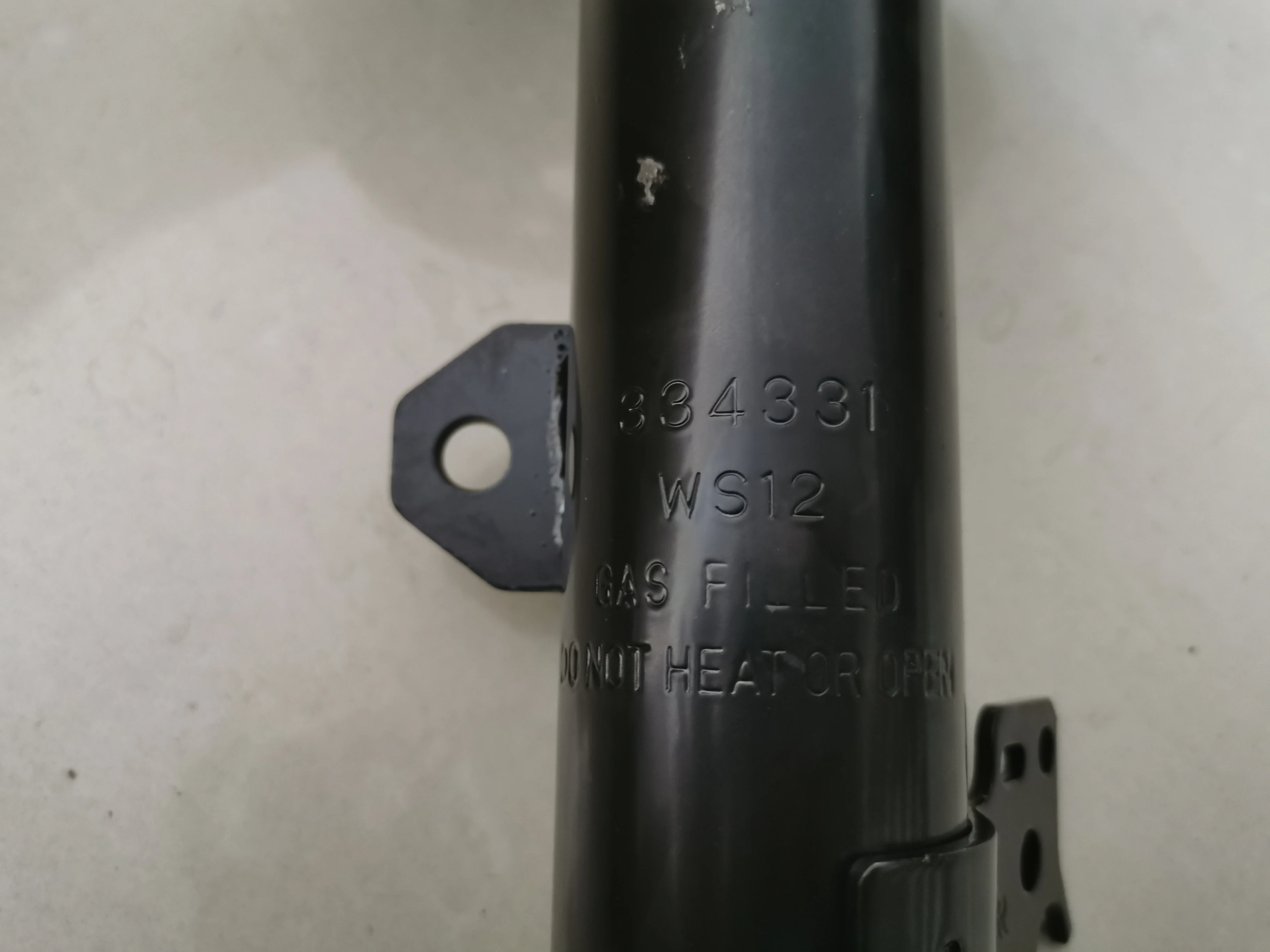 High-quality Shock Absorber for Toyota RAV4 - 48510-49215