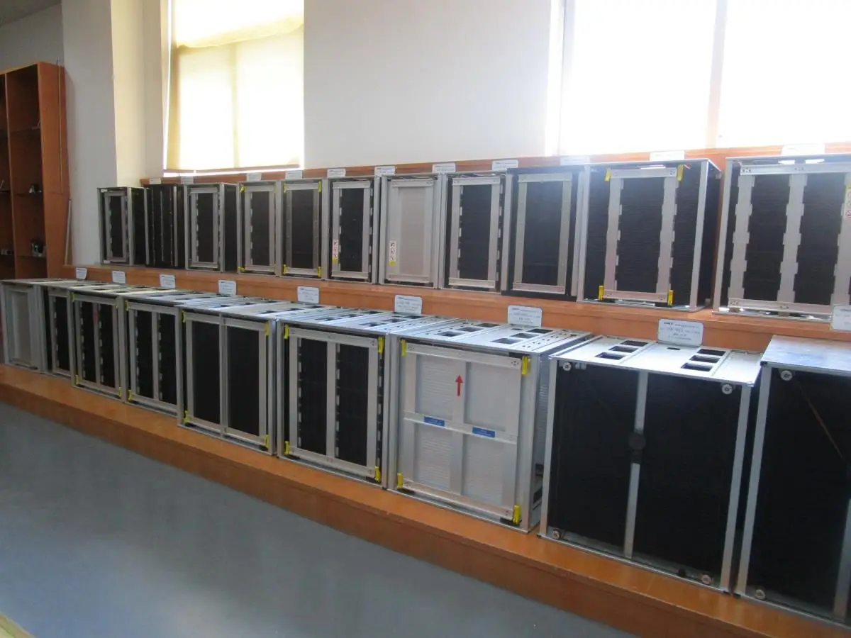 N2 Nitrogen Dry Box Cabinet And Electronic Humidity Control Nitrogen ...