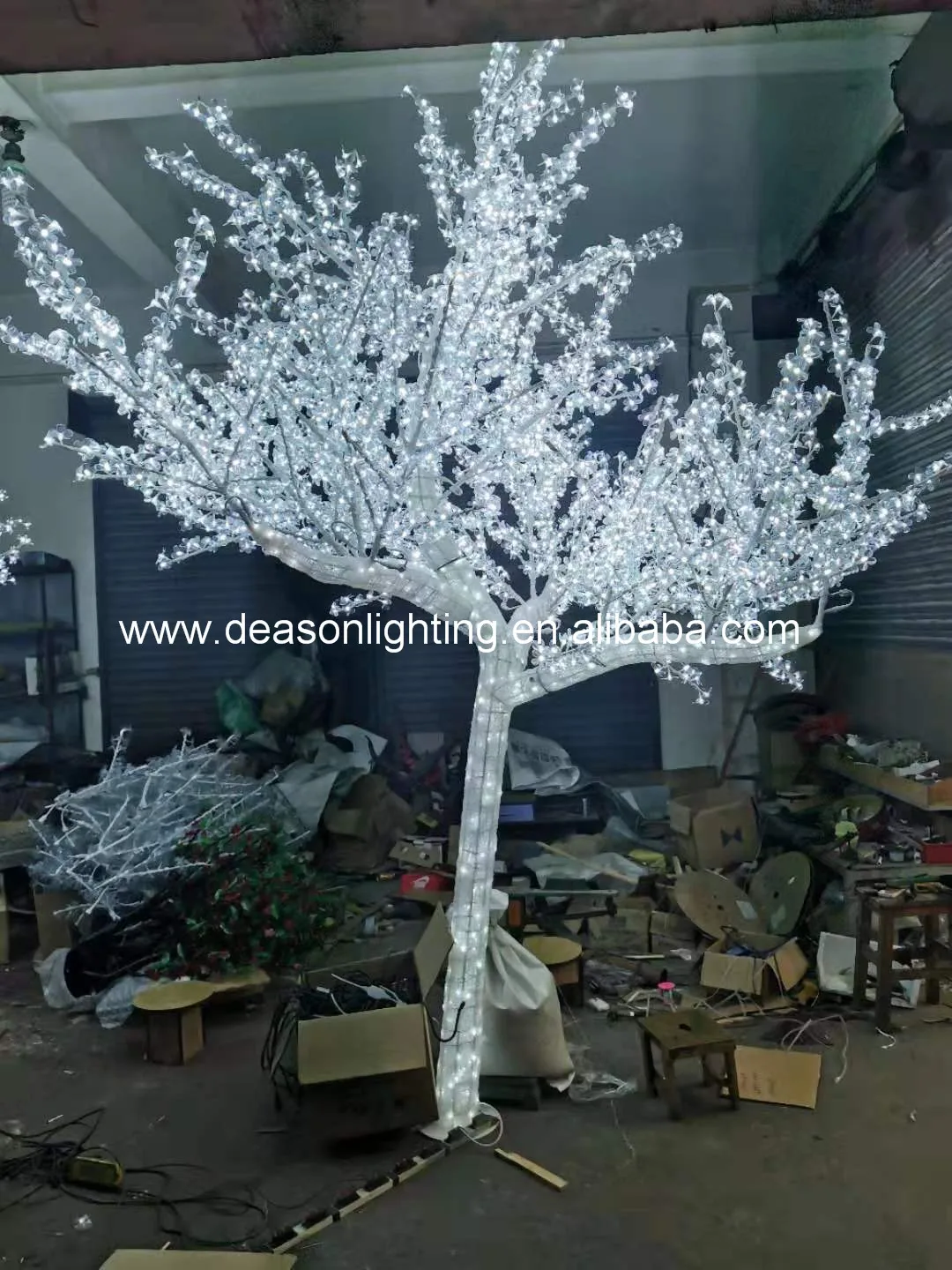Outdoor LED Decorative Crystal Tree - 3572 Leds of Beauty