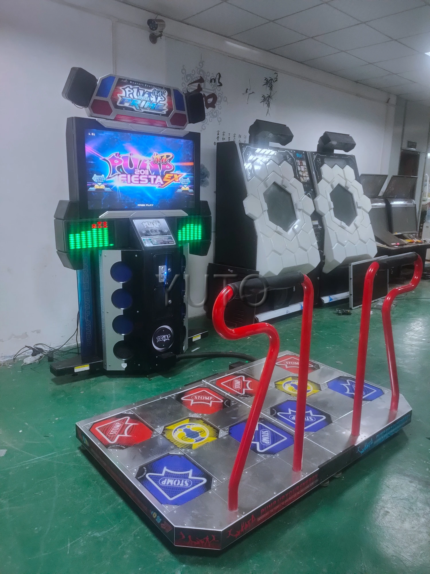 Pump It up 2013 Fiesta 2 Arcade Dance Machine - 42 Inch Screen