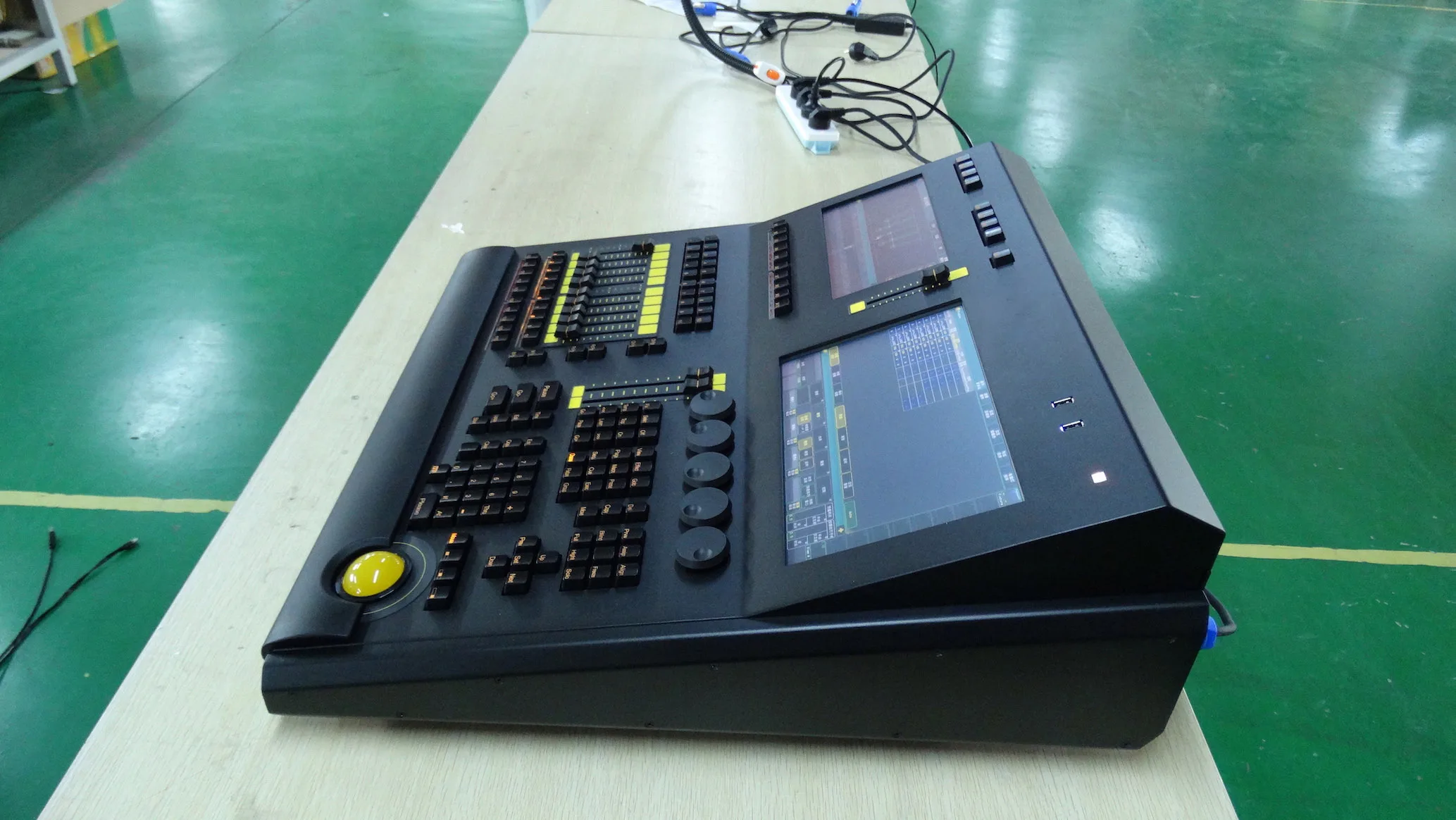 Grand Ma Light Console Ma2 Compact Controller Dmx Lighting Touch ...