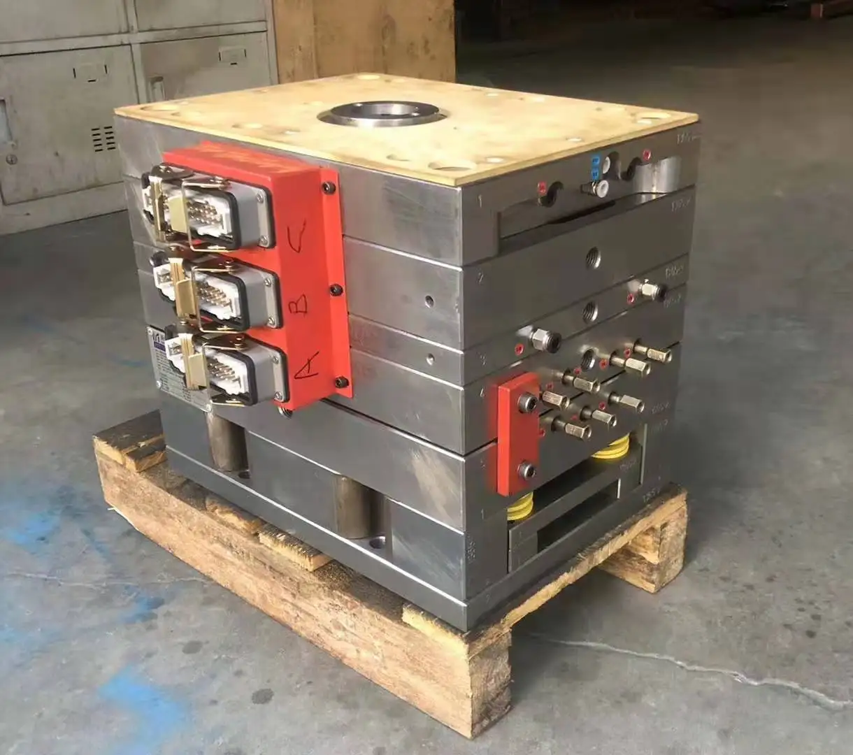 Customizable Power Line Moulds - Reliable European Plugs