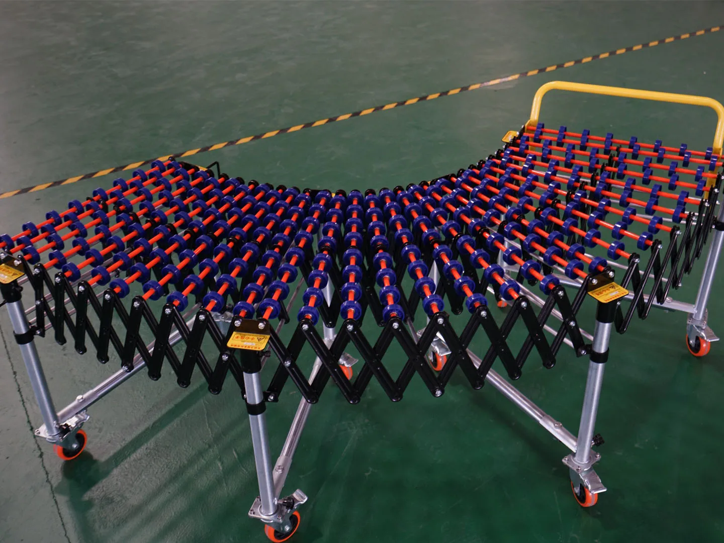 Gravity Flexible Skate Wheel Conveyor - Stainless Steel