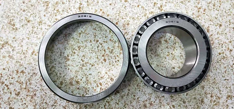 Truk Roda Tapered Roller Bearing 30615 Dengan Ukuran 75*135*44.5 Mm ...