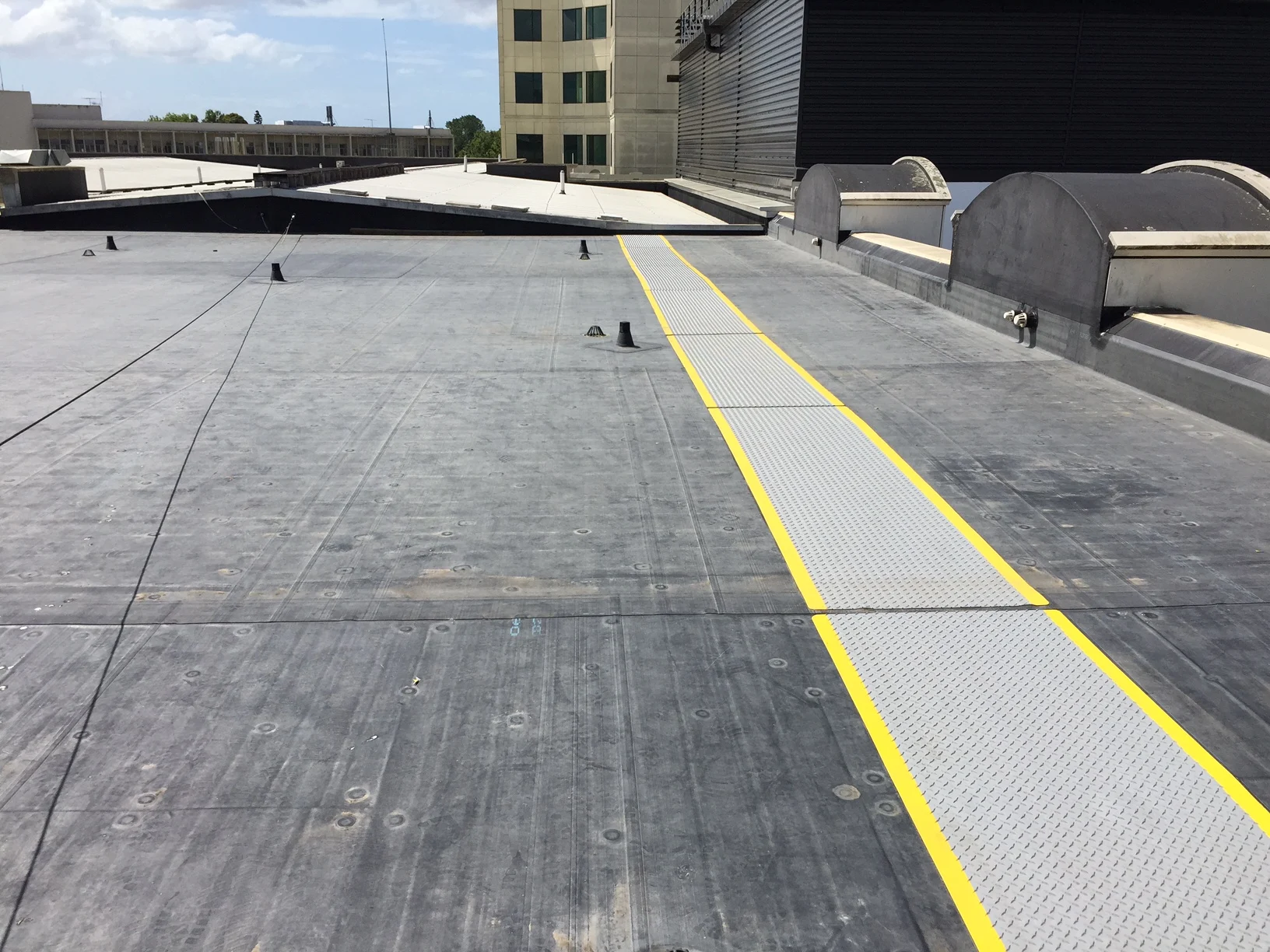 Non Slip Garden Grey Black Yellow Solar Rooftop PVC TPO