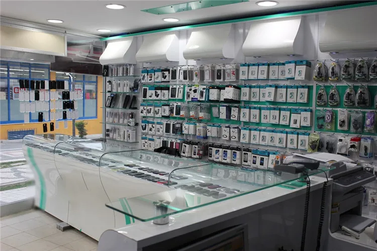 Design d'intérieur de magasin de téléphone portable avec vitrine ...
