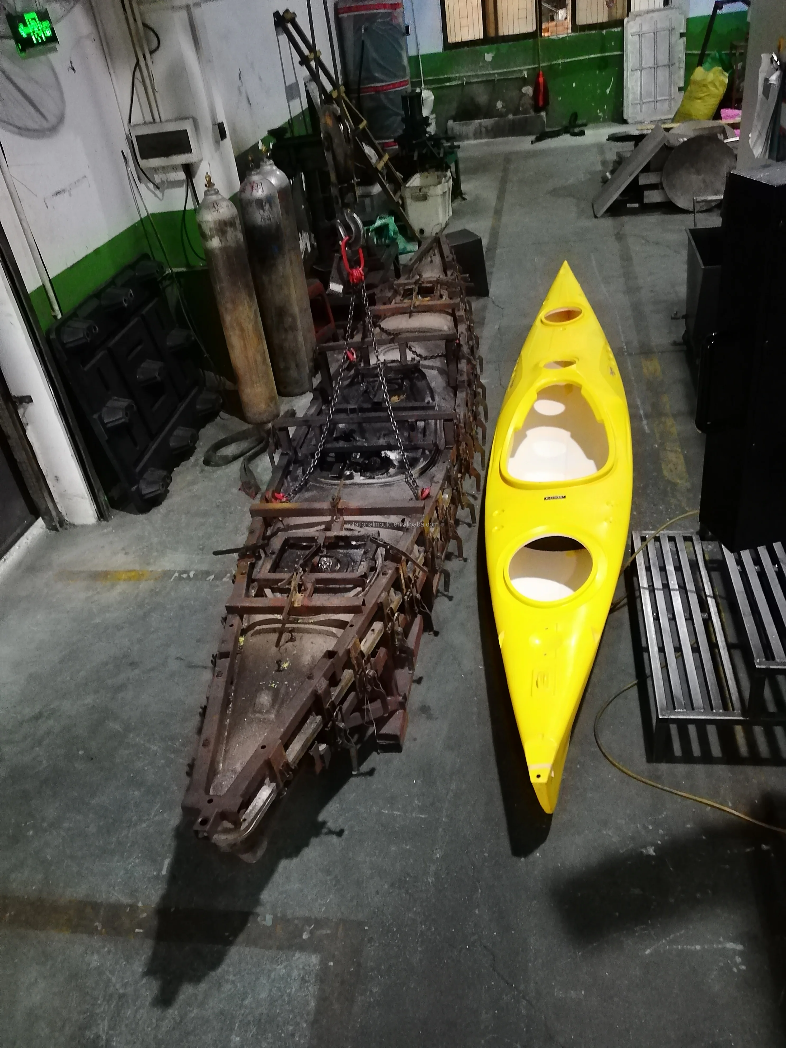 Customized LLDPE Plastic Big Rotomolded Rescue Boat Mold
