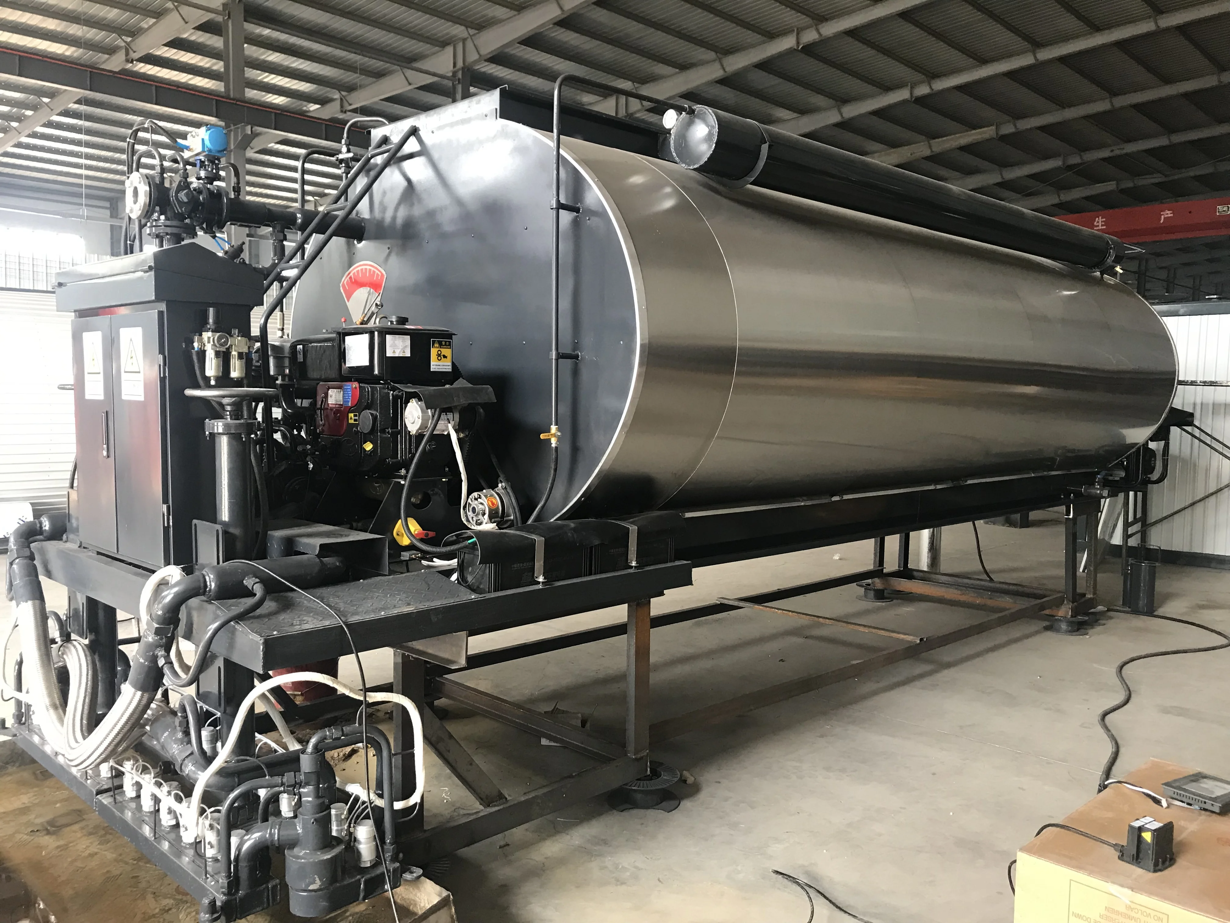 Liquid Bitumen Asphalt Distributor Truck Mounted Asphalt Spraying ...