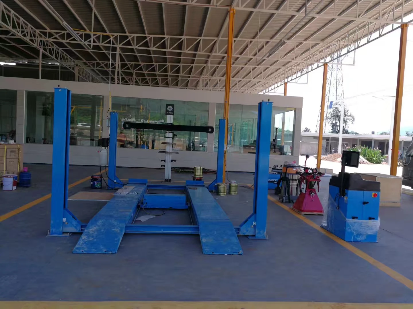 Baohua Four Post Lift with Casters - 9000 Lb Capacity