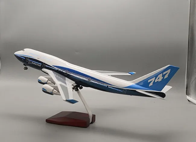Resin Plane Model Diecast Boeing 747 Saudi Arabian Airlines