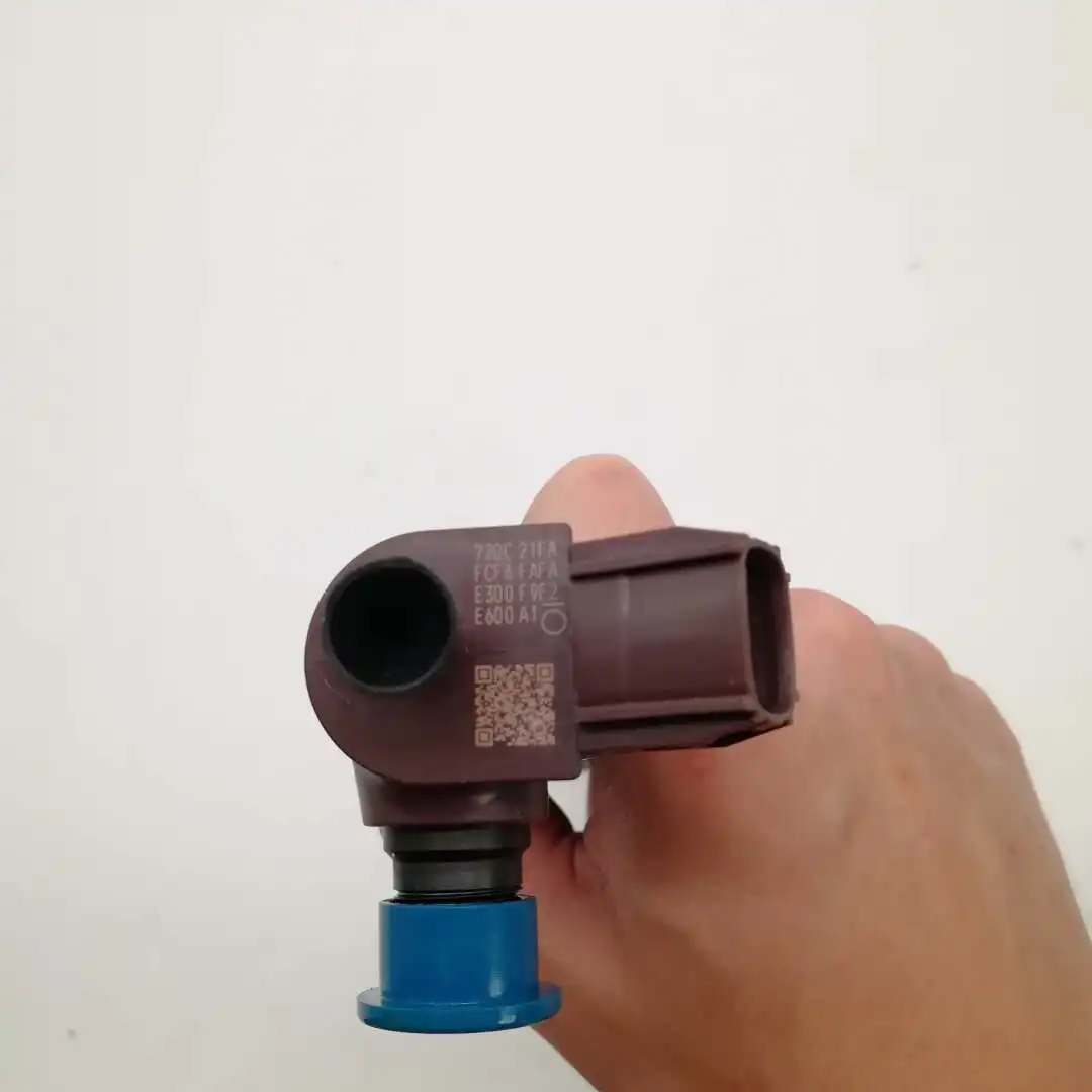 Auto Parts Original Common Rail Injector 23670-0e010 For Hiace Hilux ...