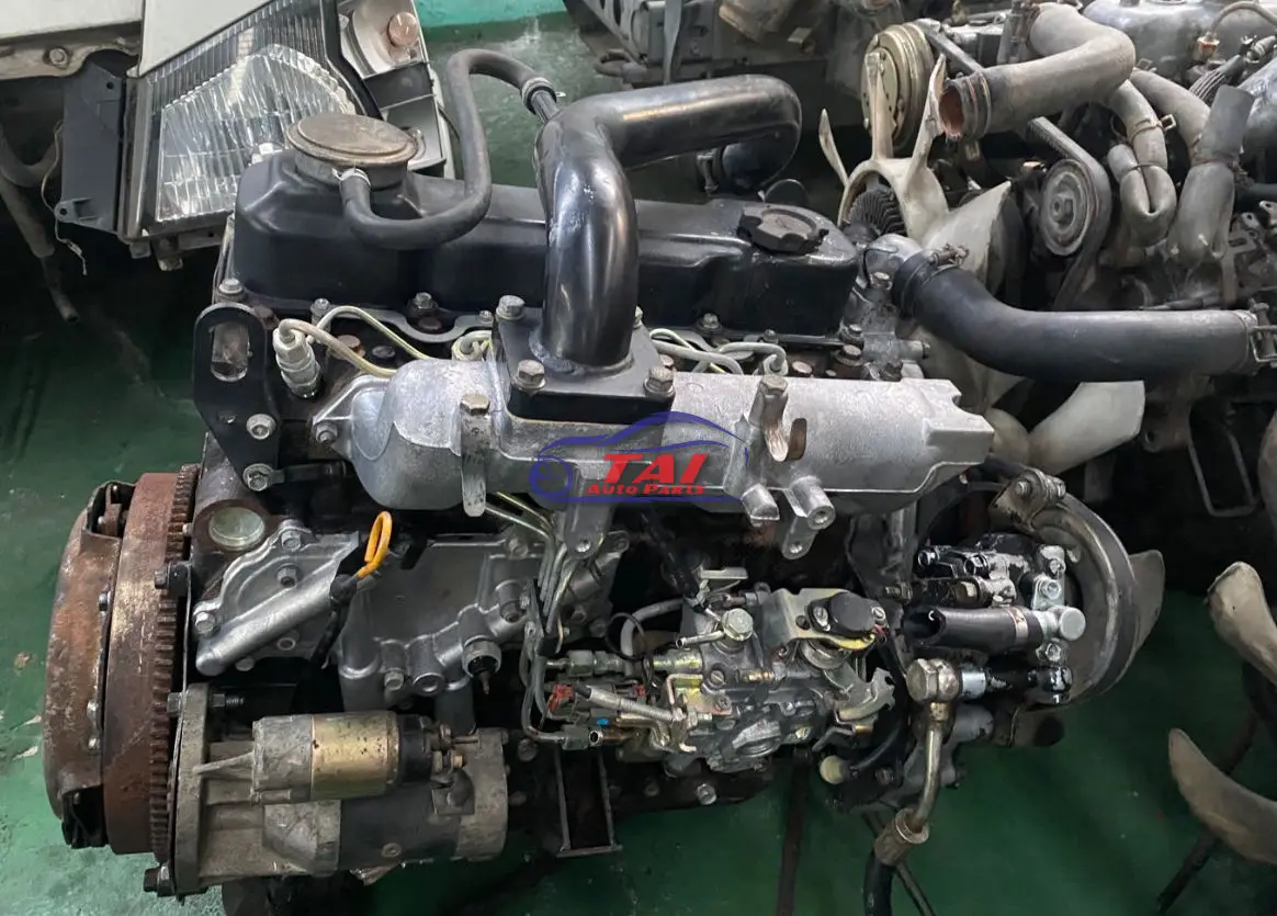Uae Used Engine TD27 for Nissan TD27T Diesel Engine with Transmission