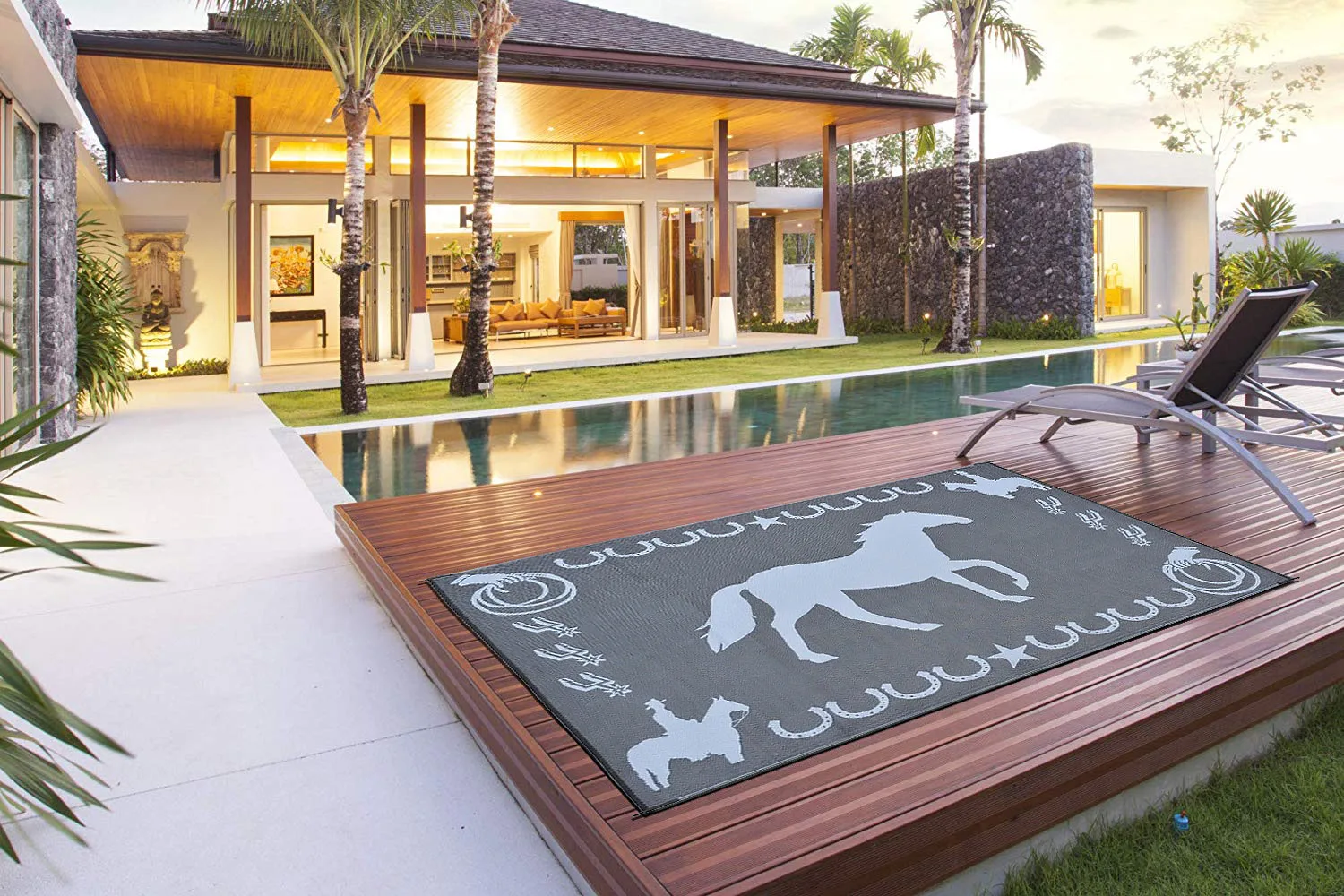 HORSE DESIGN INDOOR OUTDOOR MAT RV PATIO RUG - Durable & Stylish