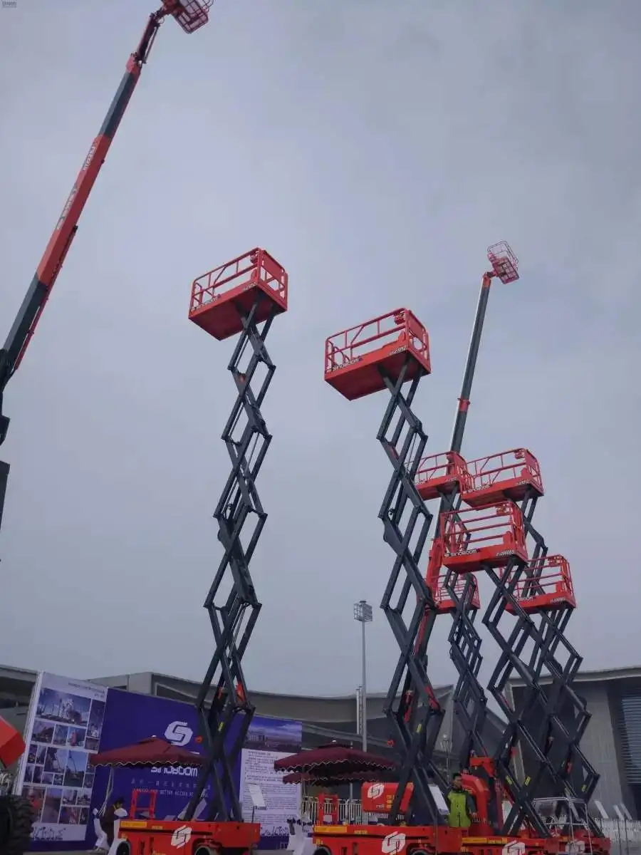 Mobile Skylift - Hydraulic Scissor Lift for Versatile Use