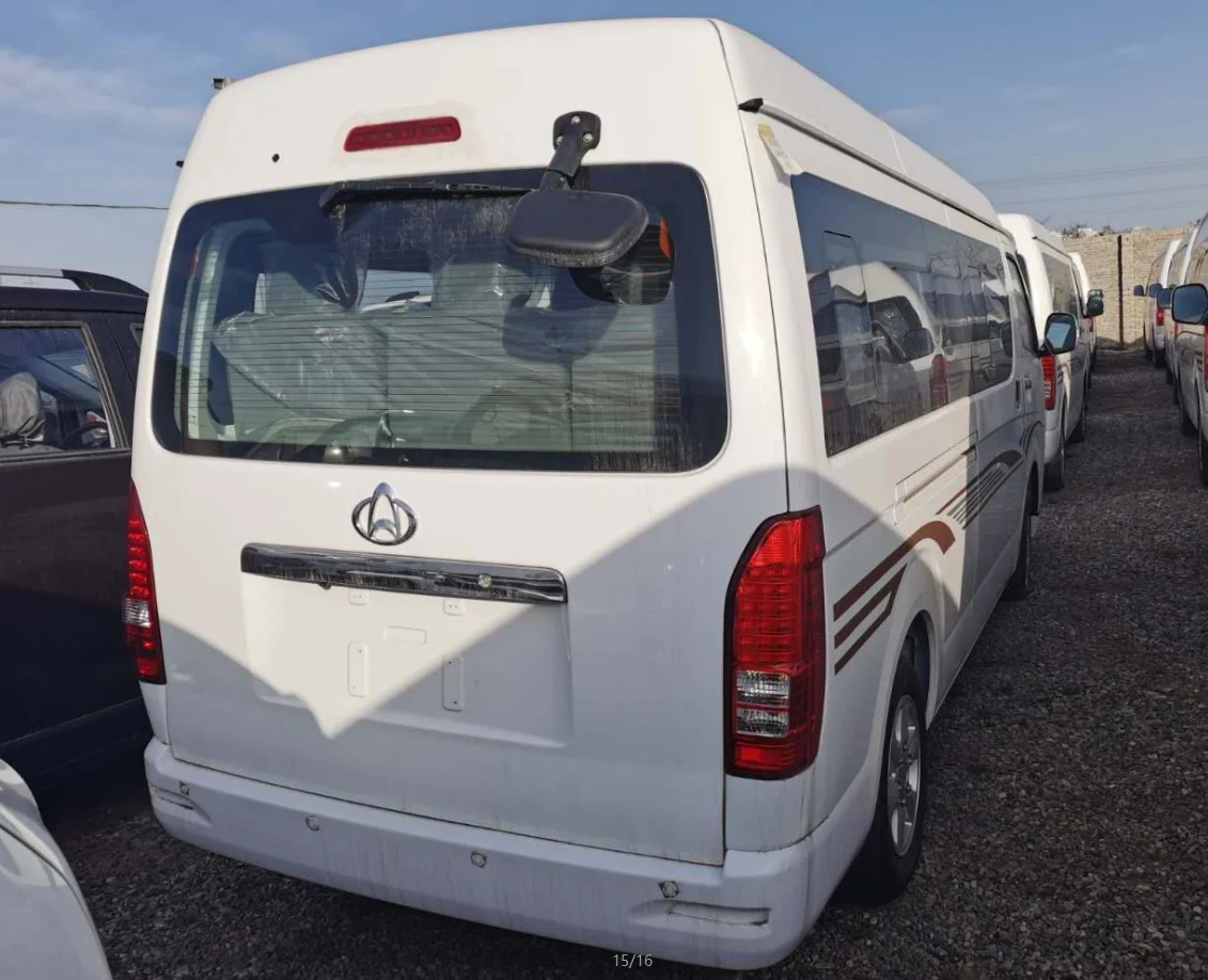 Chinese Brand Hiace Gasoline Mini Bus with 15 Seats for Sale