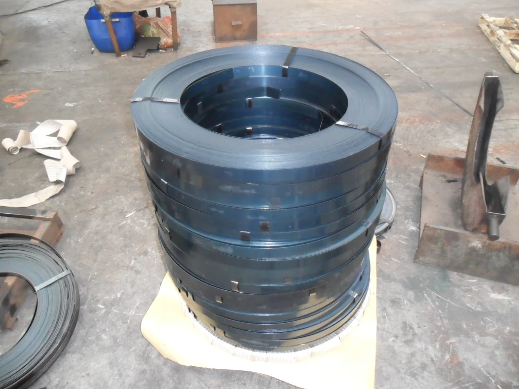 แผ่นเหล็กม้วนชุบสังกะสีแบบจุ่มร้อน D3953แถบเหล็กสำหรับการก่อสร้างวัสดุ ...