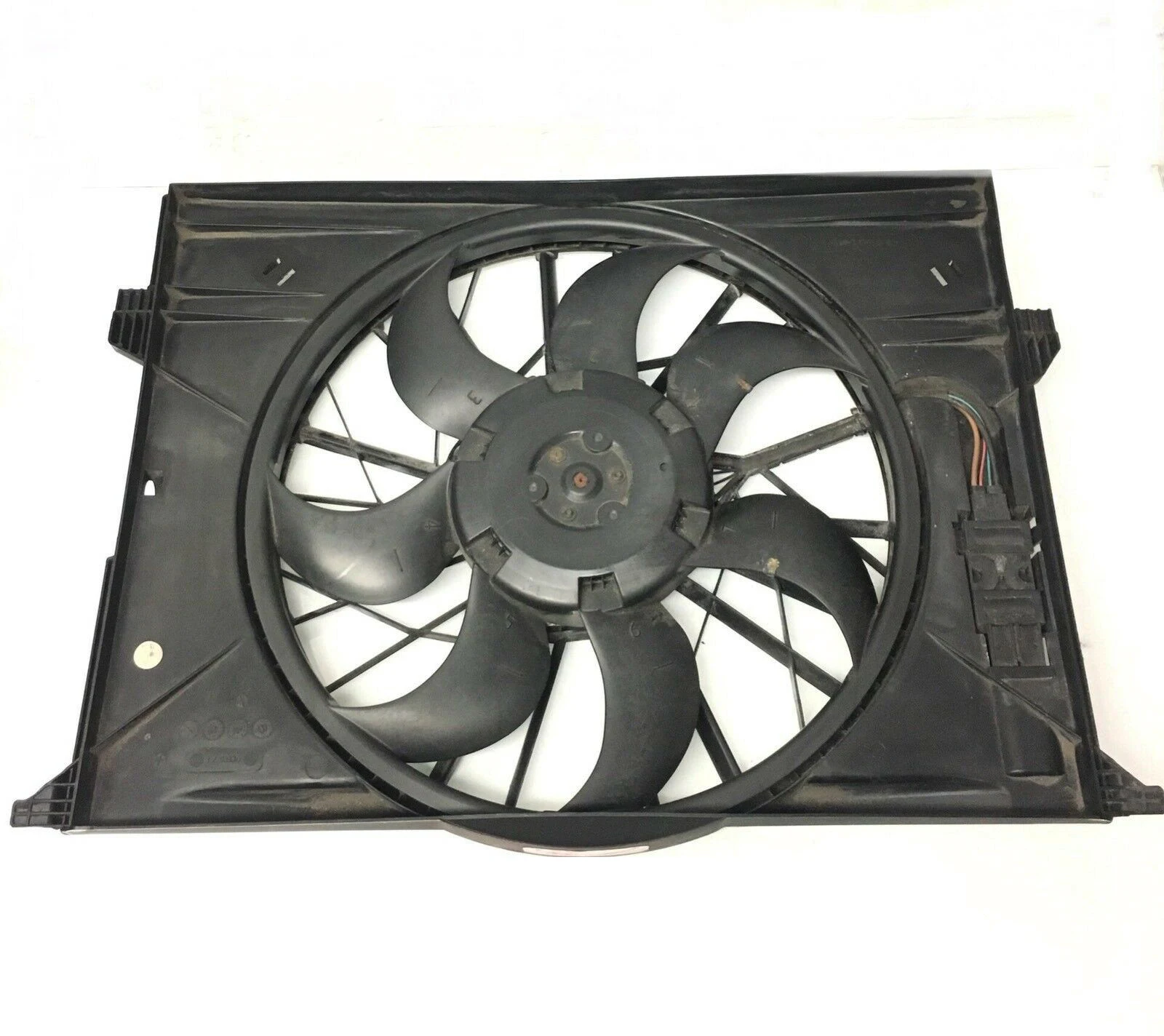 2115000593 Radiator Engine Axial Cooling Fan for Benz E320