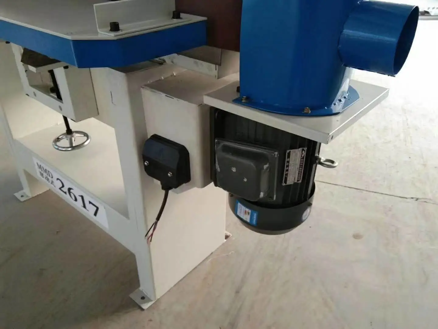 XBD Wood Sanding Machine - Efficient Abrasive Belt Sander