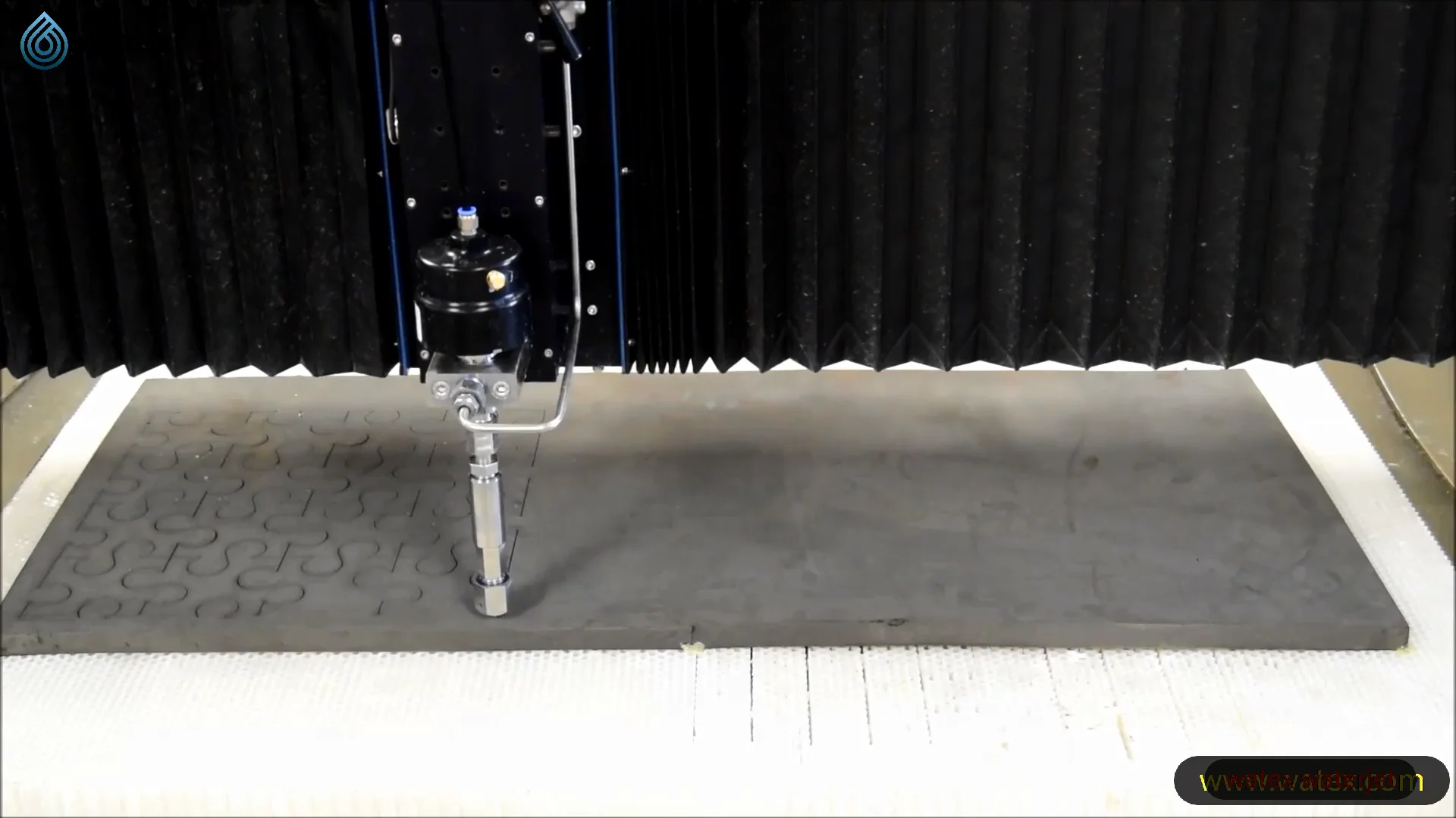 Small Waterjet Cutting Machine For Metal Stone Glass Carbon Fiber ...