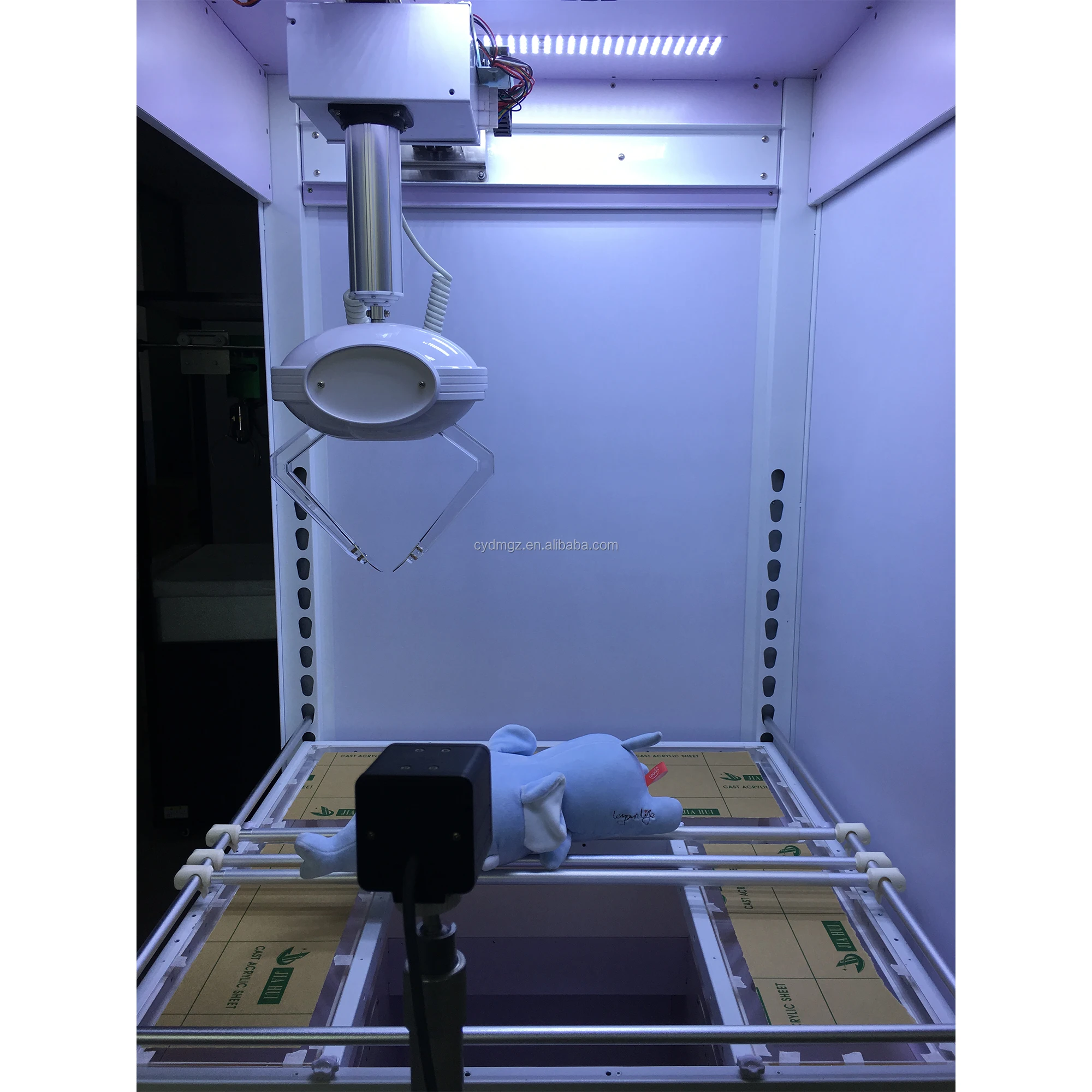 Online UFO Catcher Two Legs Claw Machine Japan Toreba Network