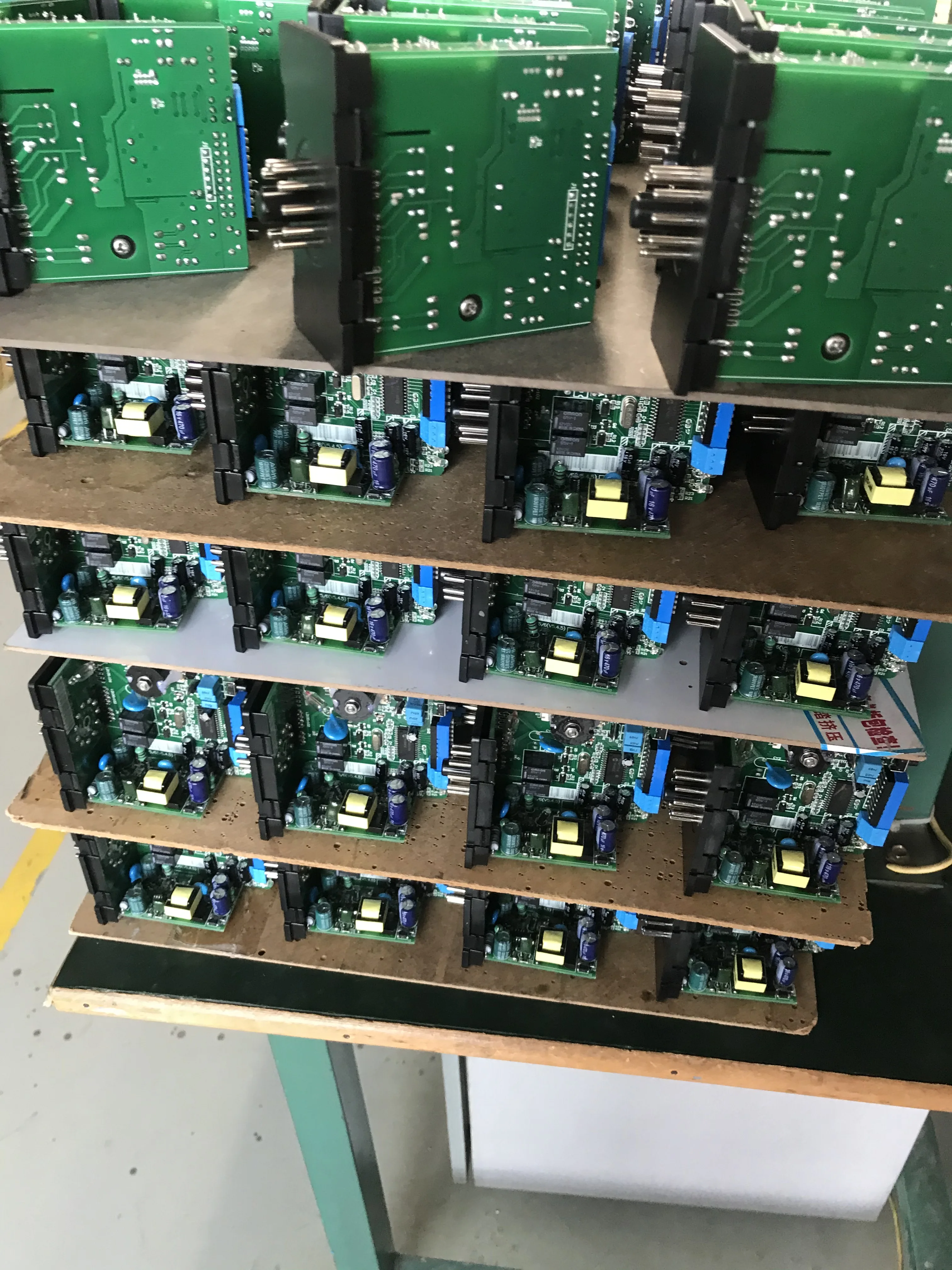 Double Channel Inductive Vehicle Loop Detector for Traffic