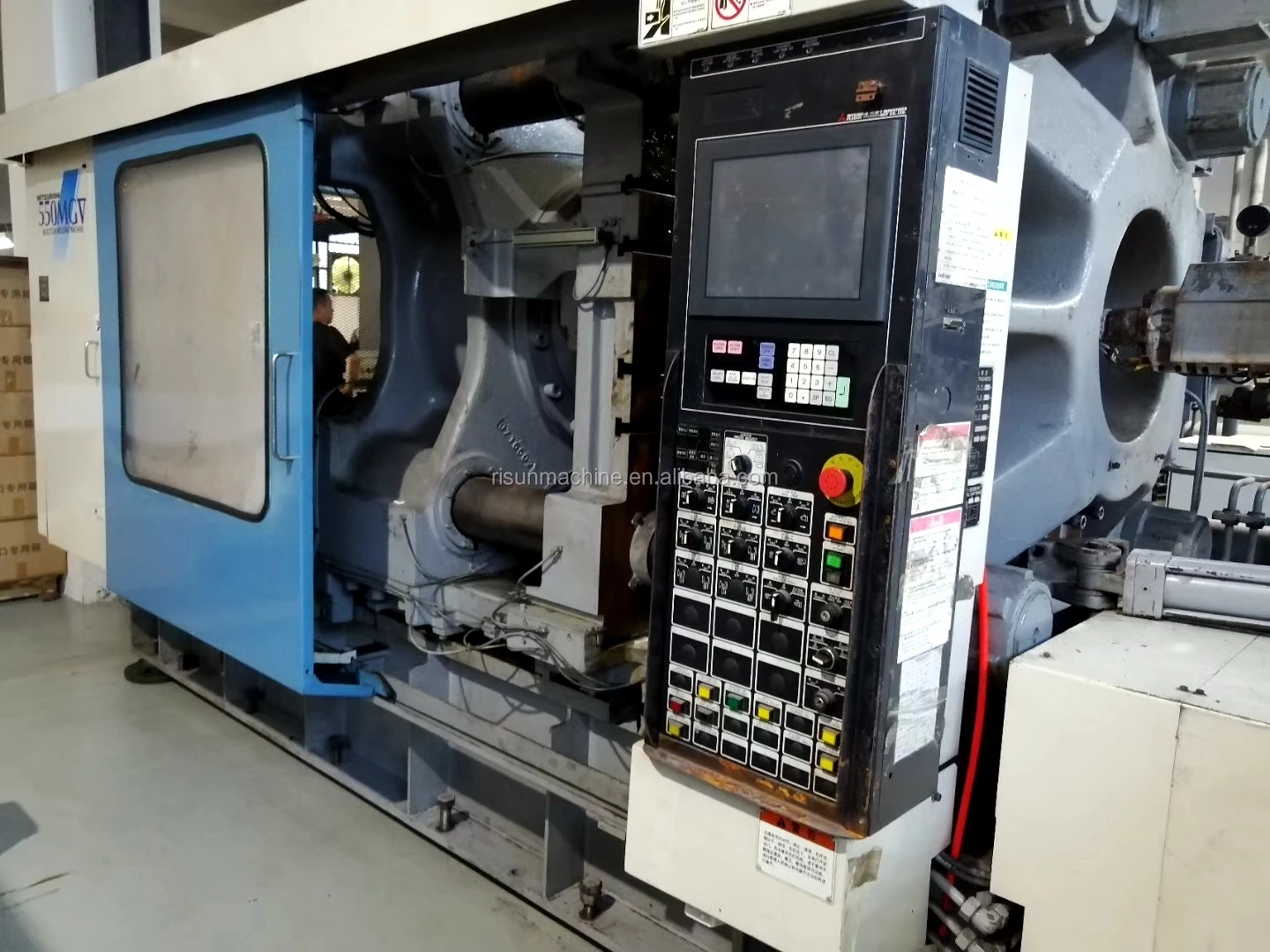 Japanese Used Mitsubishi 2-platen Injection Molding Machine 850 Ton ...