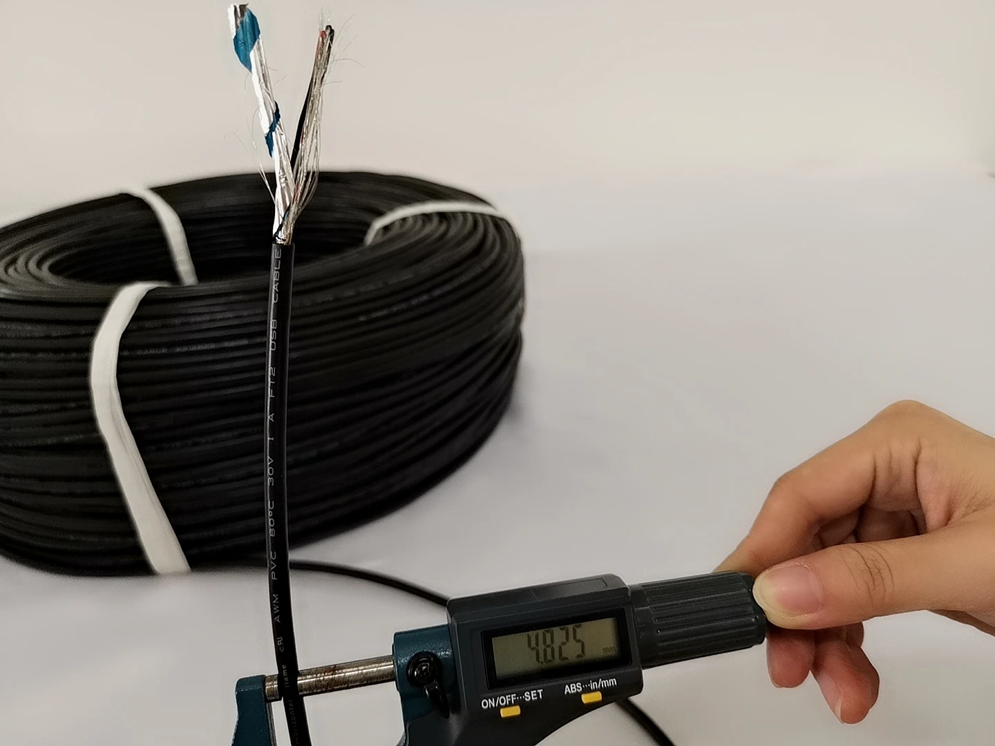 UL2725 4 Core Cable with AES Ground Wire and PVC Insulation