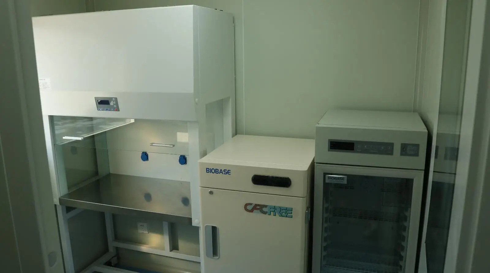 Biobase Mobile Pcr Laboratory Qpcr Machine Chamber With All The Pcr ...