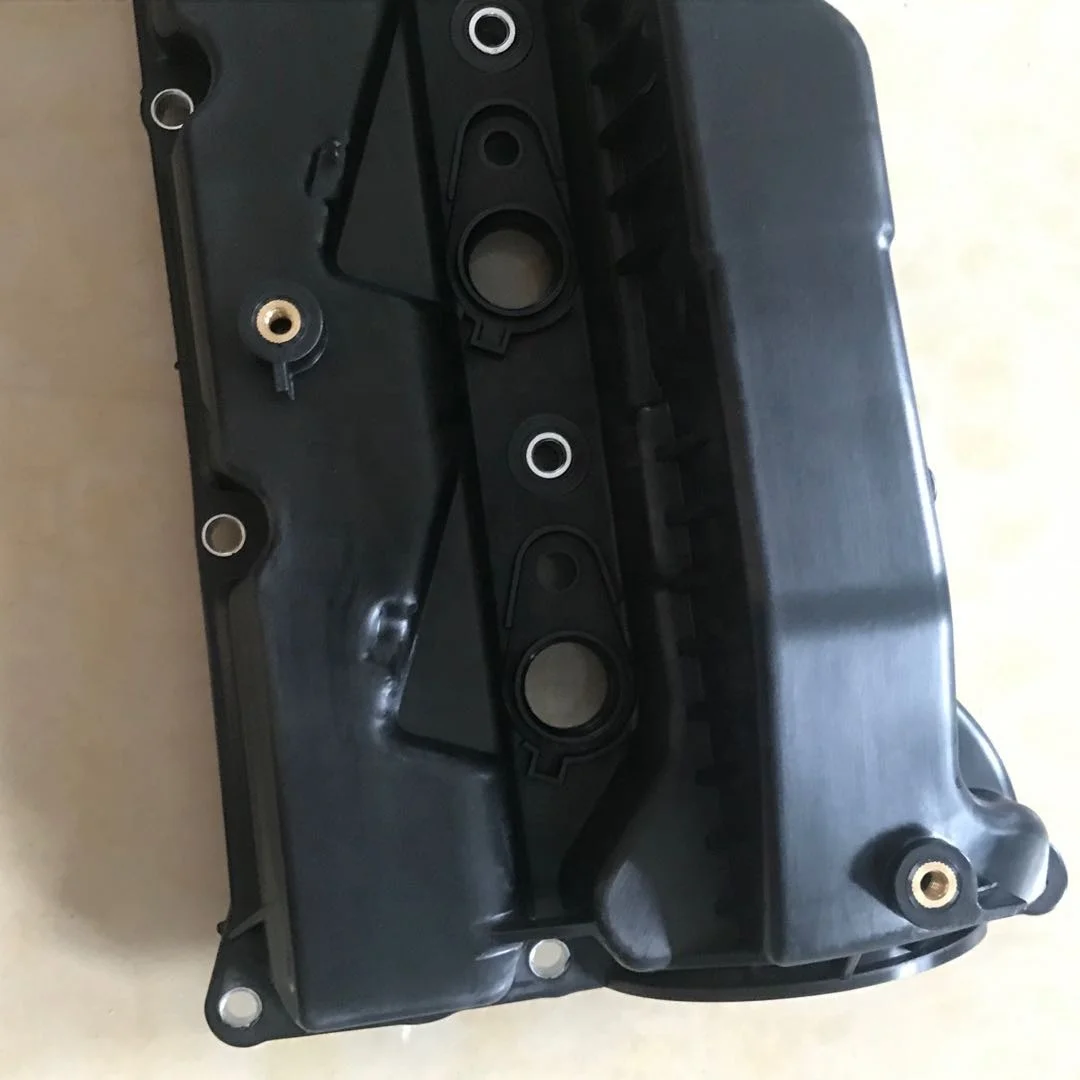 High-quality Engine Valve Cover for Toyota HILUX 2018-2020