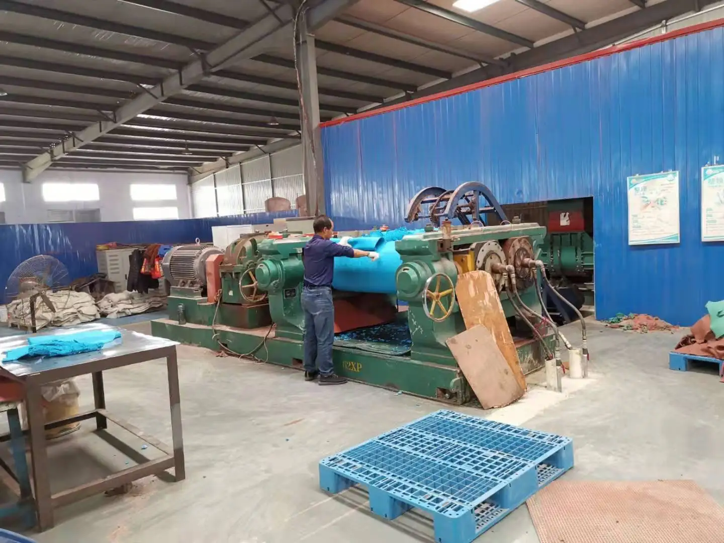 Red Prefabricated Rubber Running Track Runway - Buy Outdoor Rubber ...