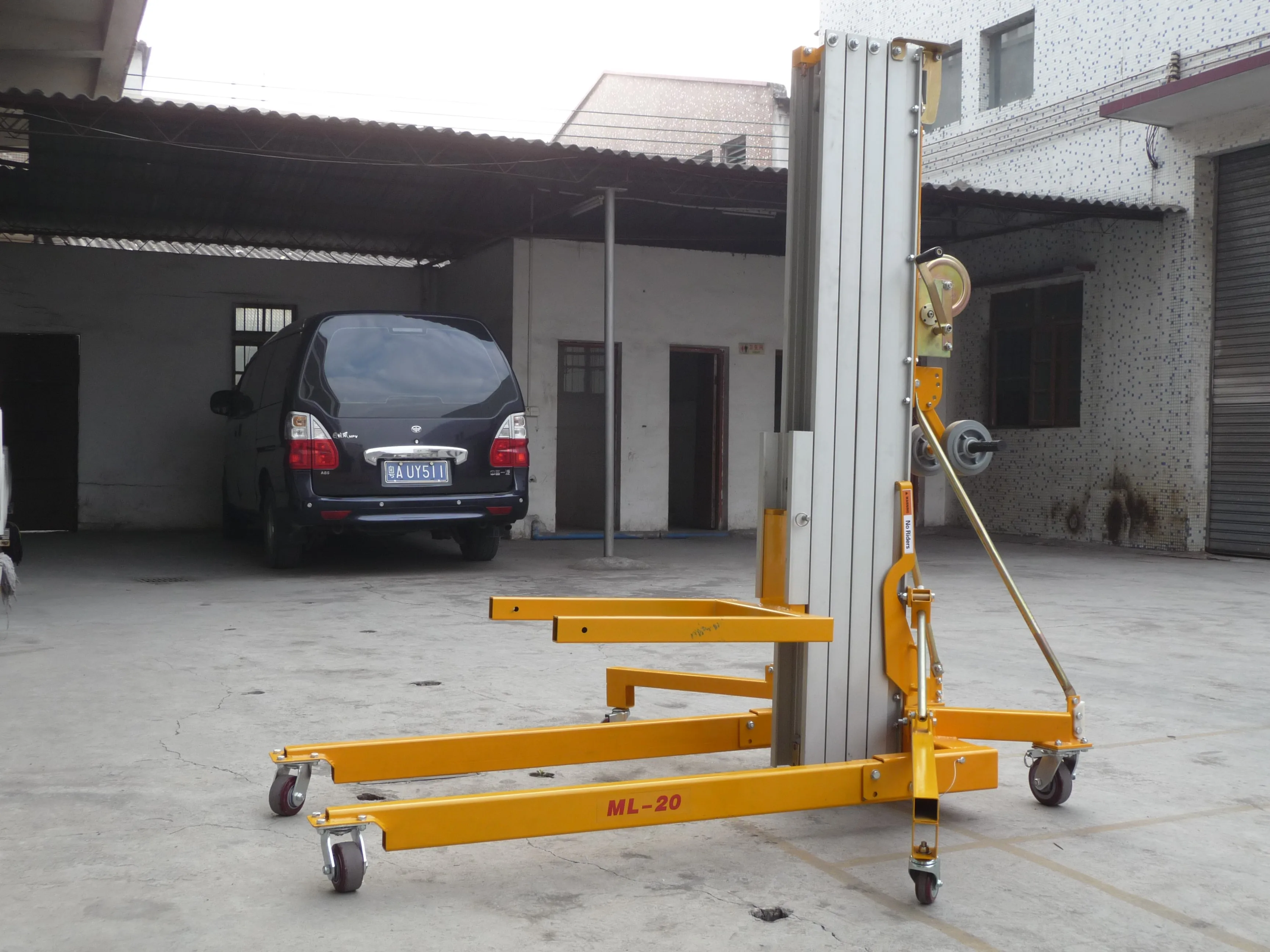 Vertical Material Lifting Platform for Construction - CE Certified