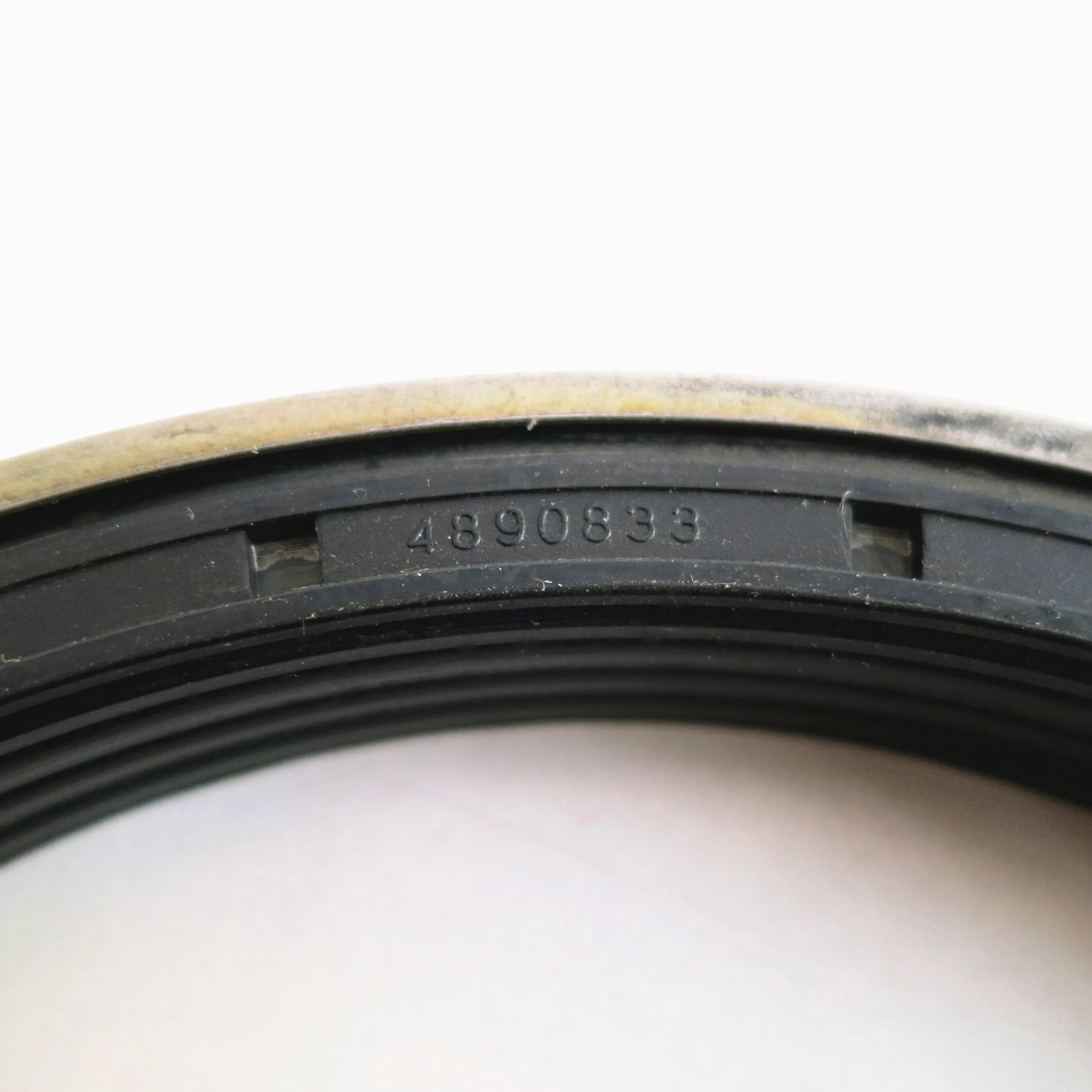 Engine Parts ISBE Parts Crankshaft Rear Oil Seal 4890833 Oil Seal Rear ...