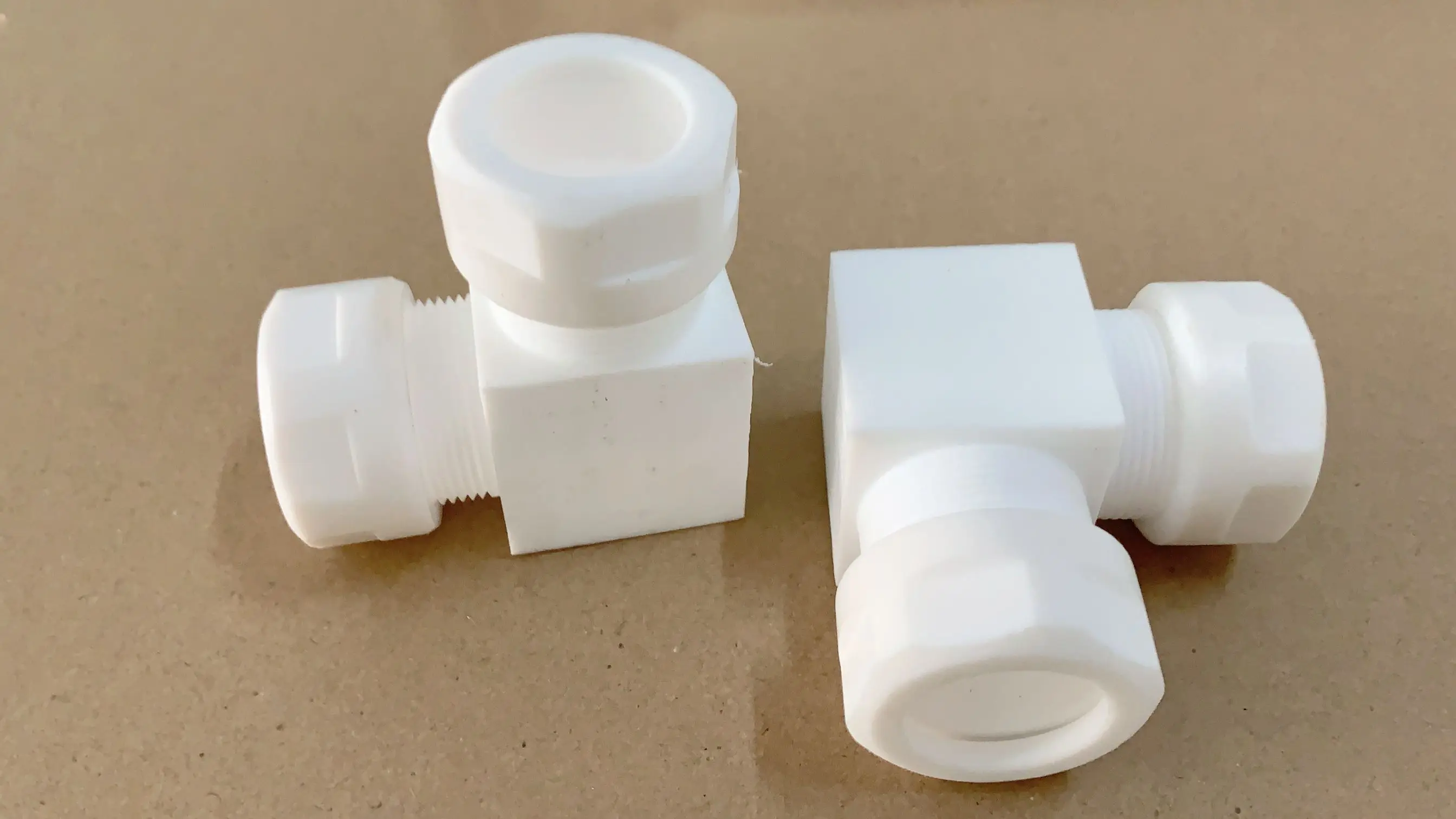 Dankai PTFE Pipe Connectors - Durable & Versatile Fittings