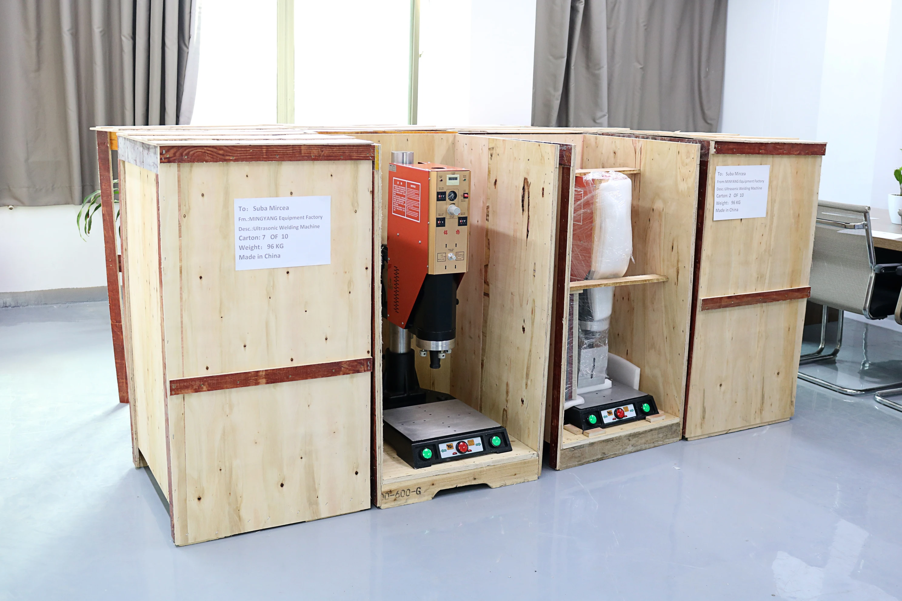 Simple Desktop Hot-melt Machine Saddle Hot-melt Machine Four-column ...