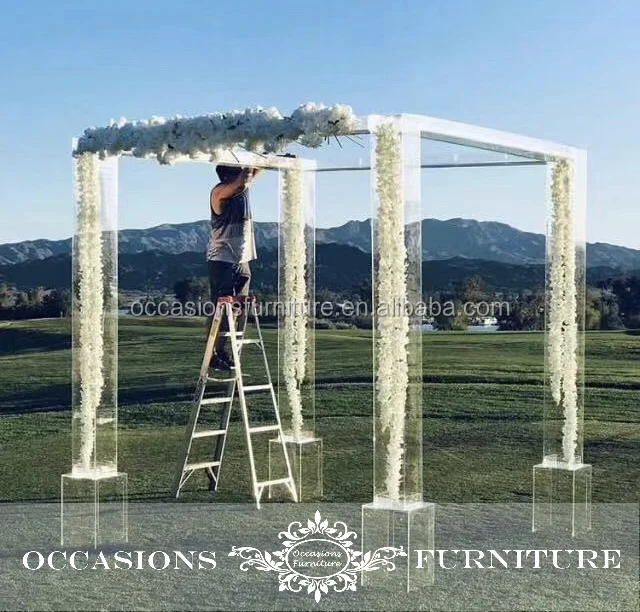 Clear Acrylic Wedding Arch - Modern & Elegant Backdrop