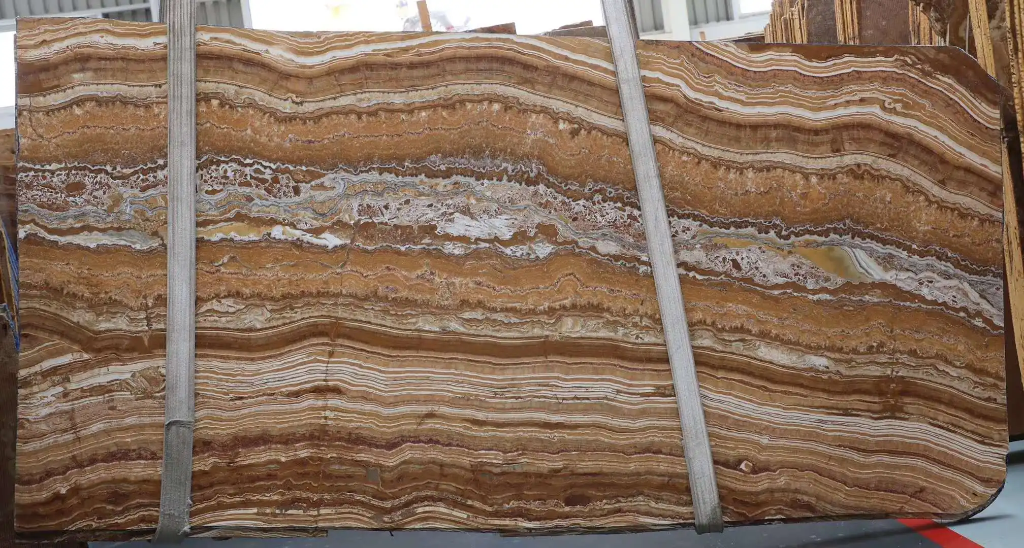Pakistan Tiger Onyx Slab - Elegant Walnut Tra-Onyx Tiles