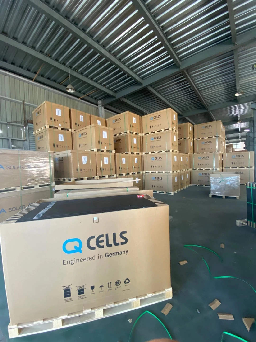 Hanwha Qcells All Black 400W 405W High Performance Q.PEAK DUO BLK ...