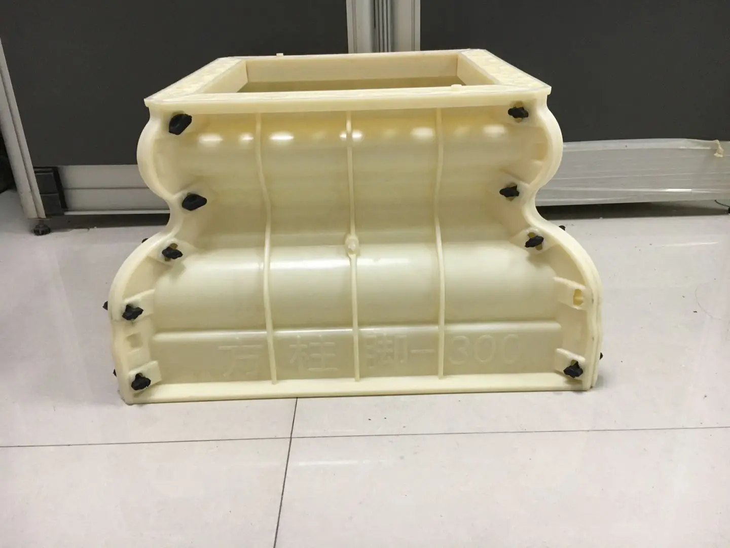 Square Shape Base Plastic Concrete Molds - Buy Square Concrete Mold ...