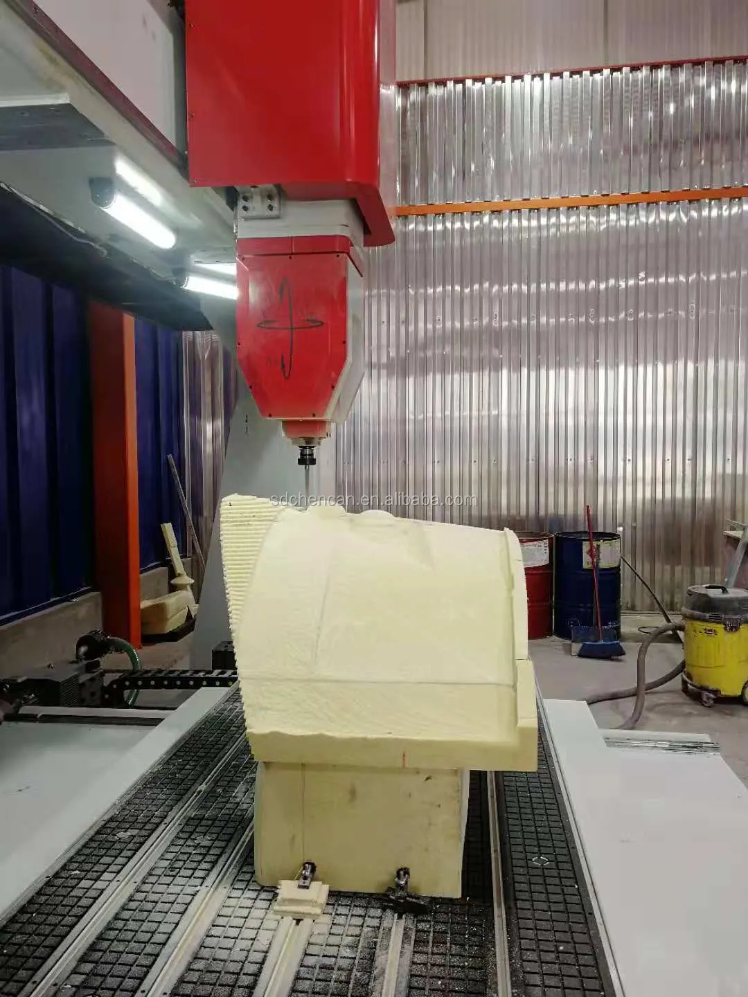 5 Axis CNC Machine for Precision Milling of Foam Boat Moulds