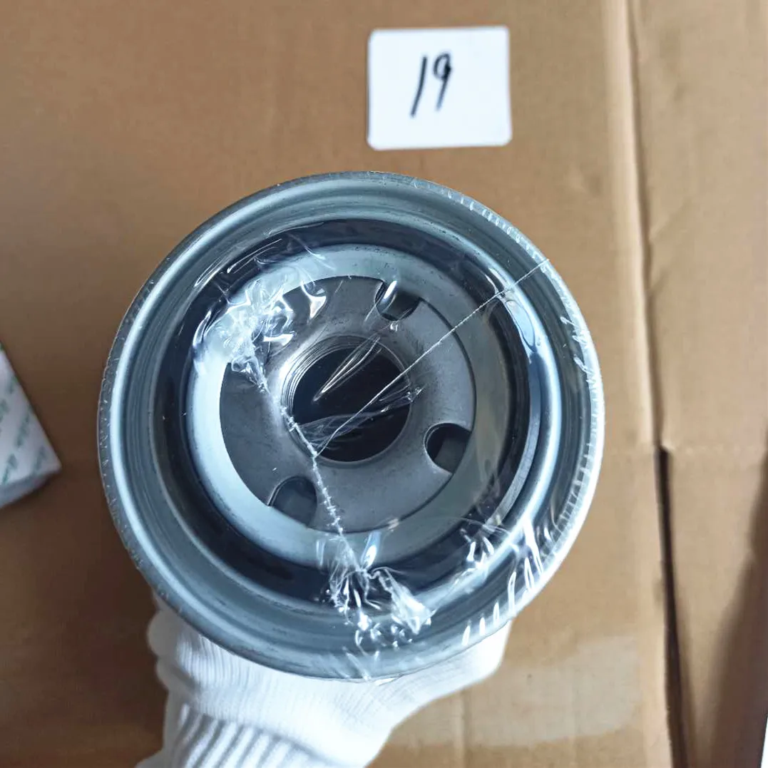 SINOTRUK Truck Parts 530-1012240 Oil Filter - Standard Size