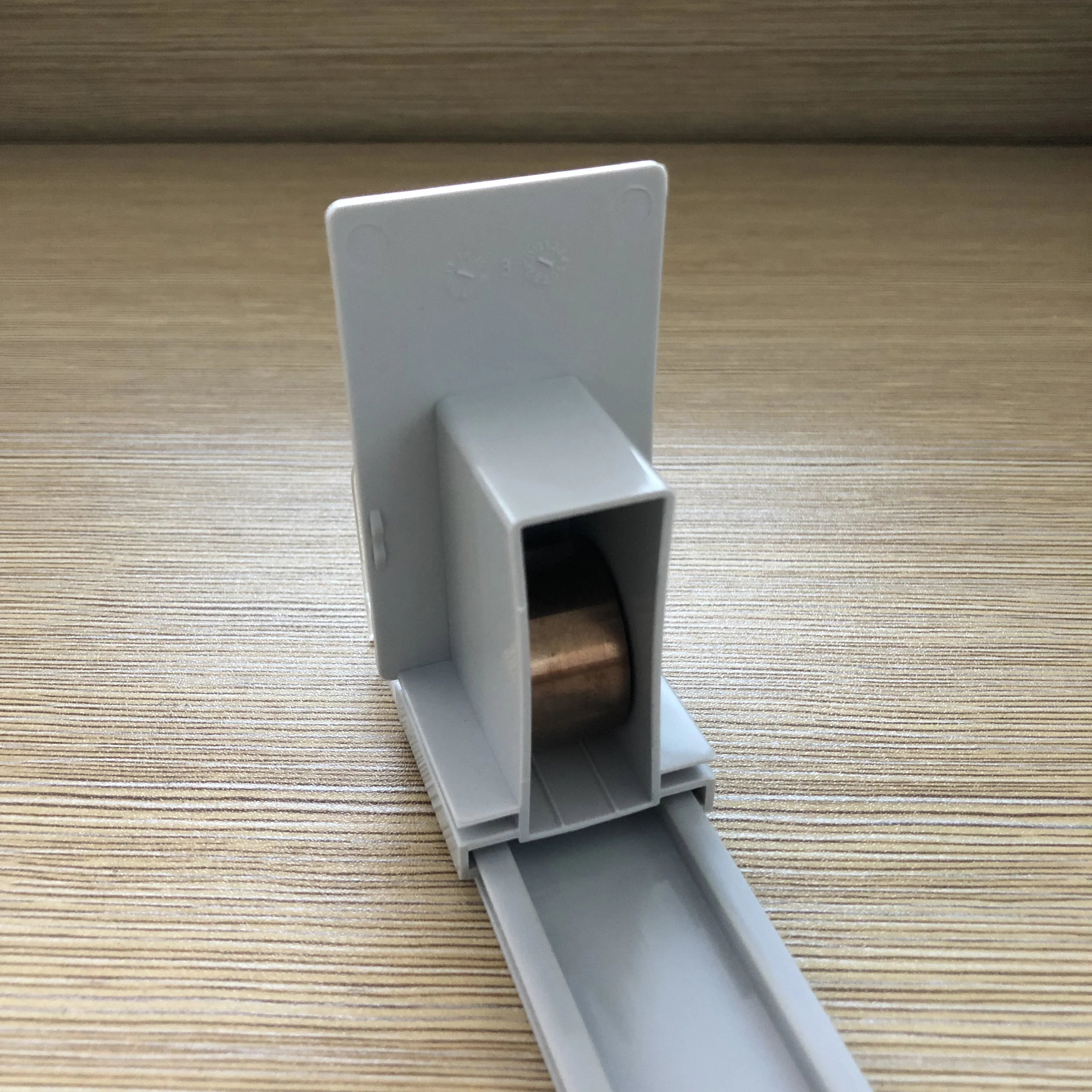 Acrylic Shelf Divider Spring Loaded Pusher Plastic Dividers Shelf ...