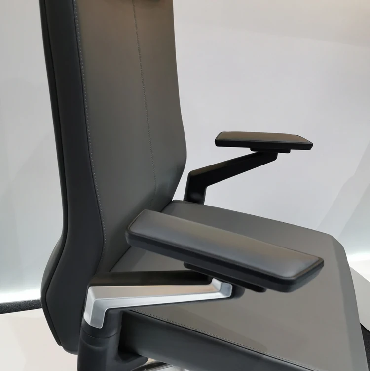 True Seating Concepts Black Leather Office Executive Chair For Boss ...