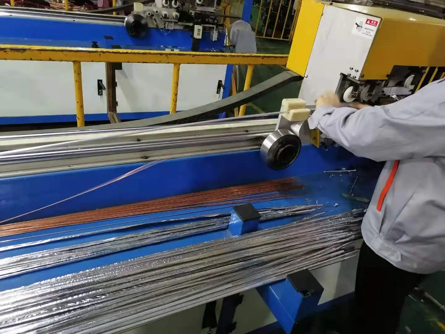 Automatic Aluminum Foil Taping Machine For Suction Tube With Capillary ...