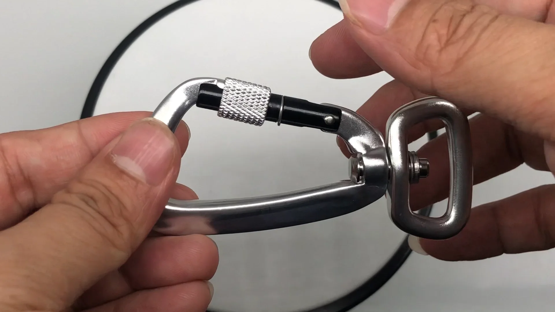 Wholesale Custom Camping Sling Swivel Carabiner Hook With Screw Lock ...