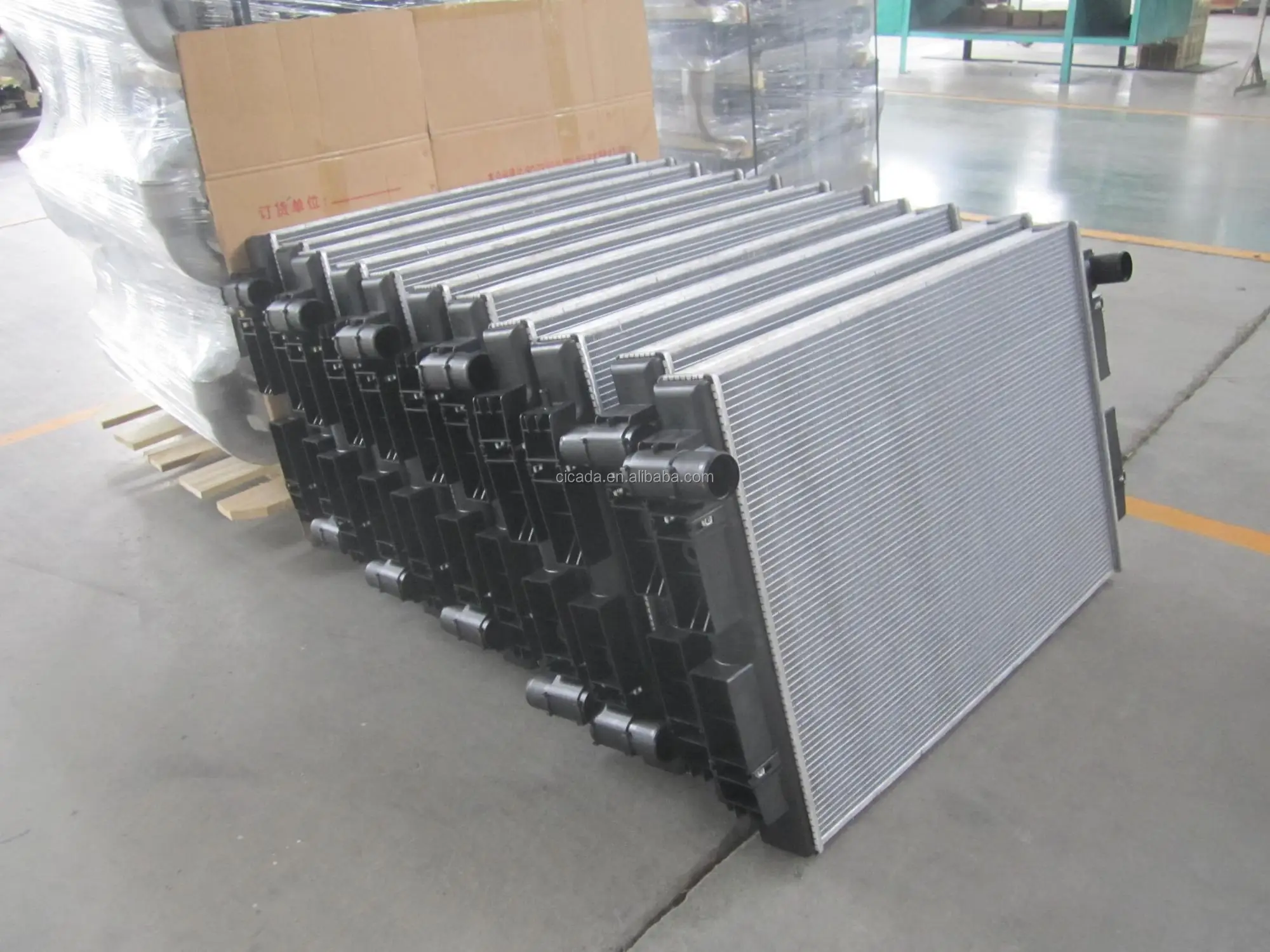 Aluminum Radiator for Mercedes Benz Bus - Durable & Efficient