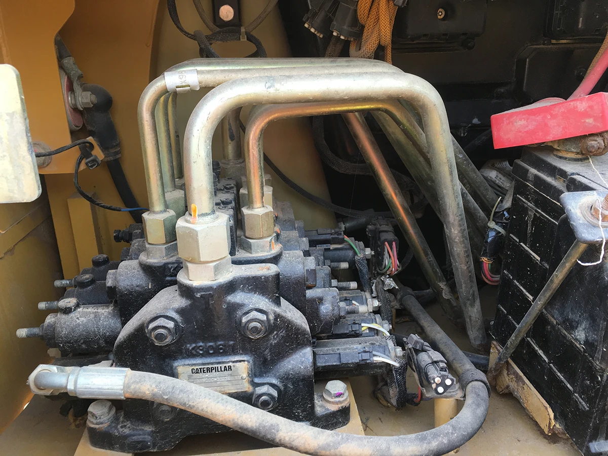 Used D5k Cat Bulldozer D5m D5r D5t D5n D5c Bull Dozer Road Construction ...