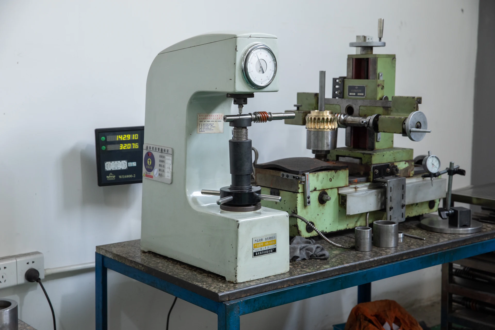 Hand Wheel Screw Jack - Manual Lifting Power Transmission