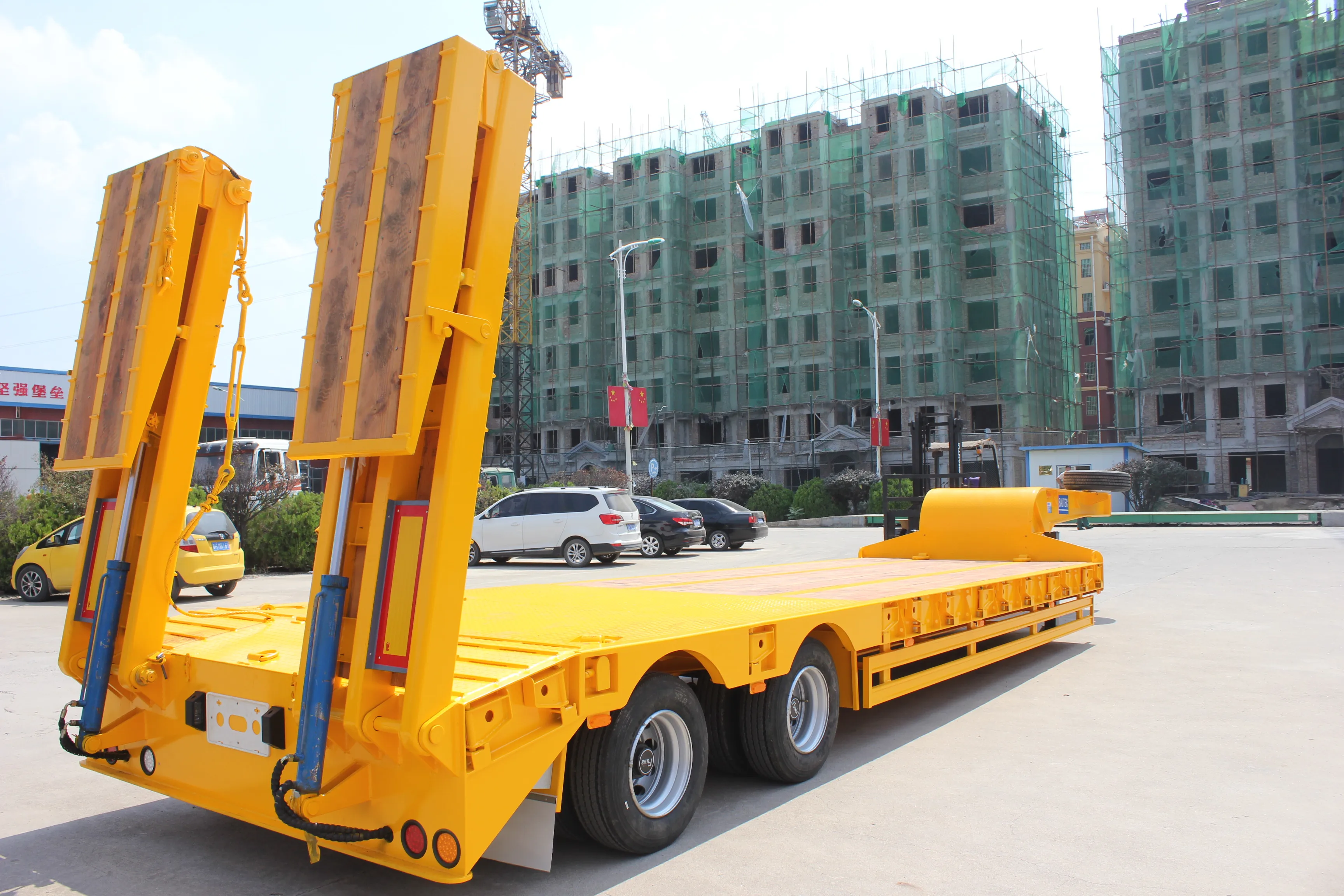 40ft 100ft 200 Ton Long Low Bed Truck Roll Mafi Trailer for Sale