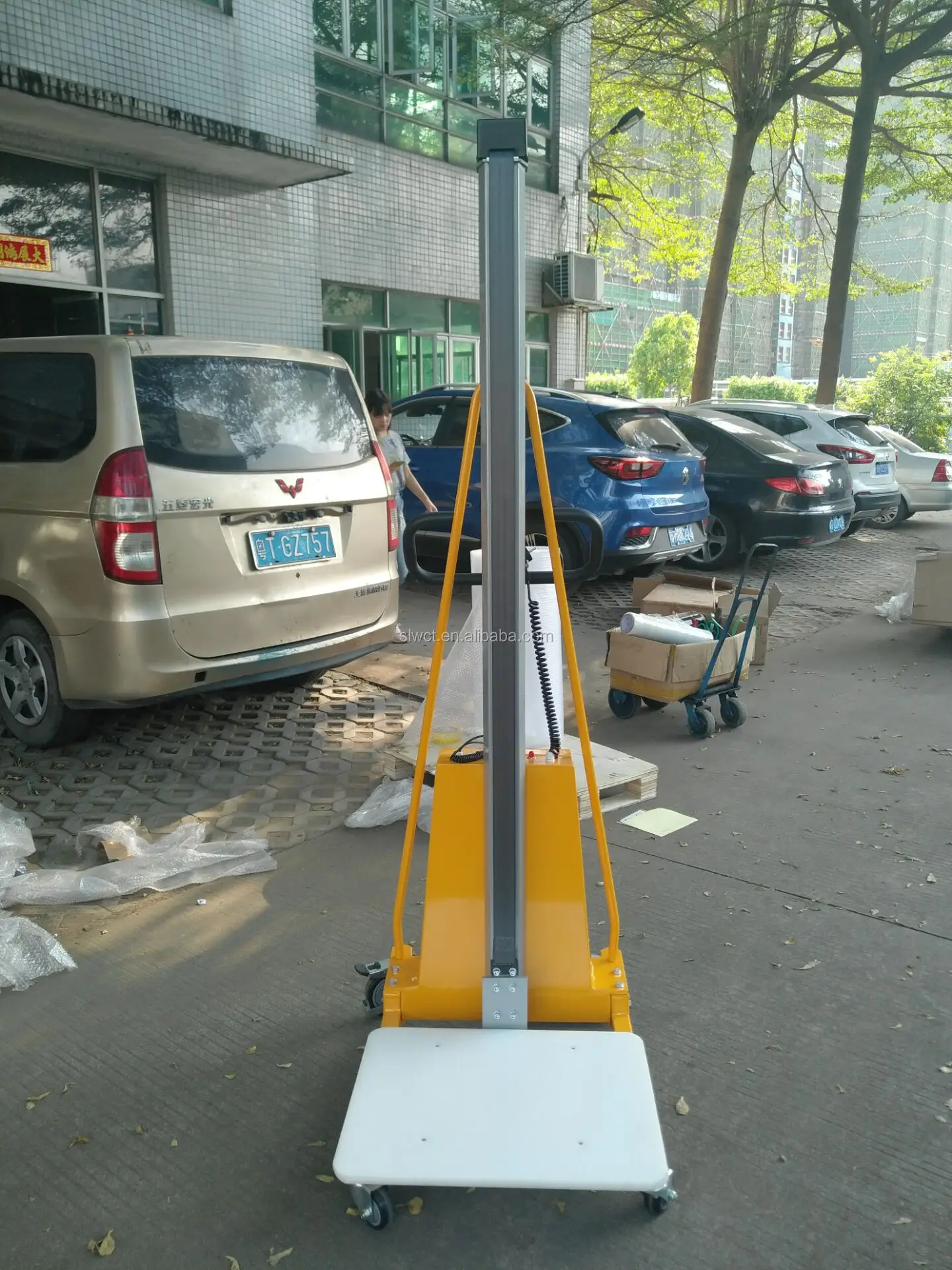 100kg Dc Powered Compact Portable Electric Mini Lifter - Buy Mini ...