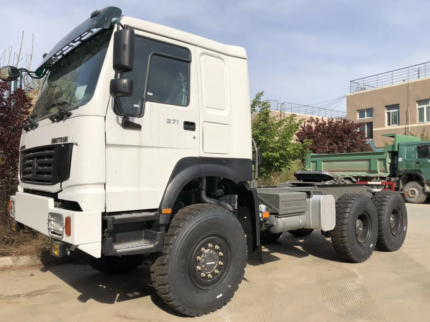Sinotruk Howo 8x8 All Wheel-drive Tractor Truck - Buy 8x8 All Wheel ...